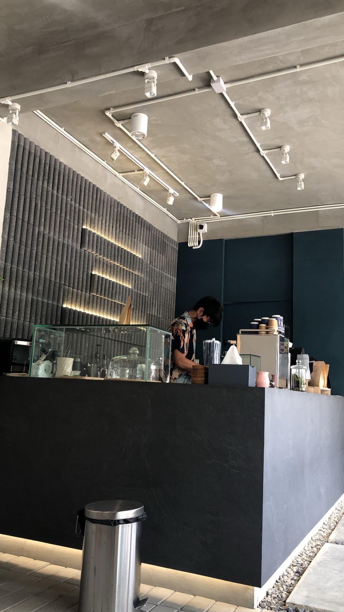 รีวิว THREE Cafe - ร้านกาแฟย่าน ม.กรุงเทพ