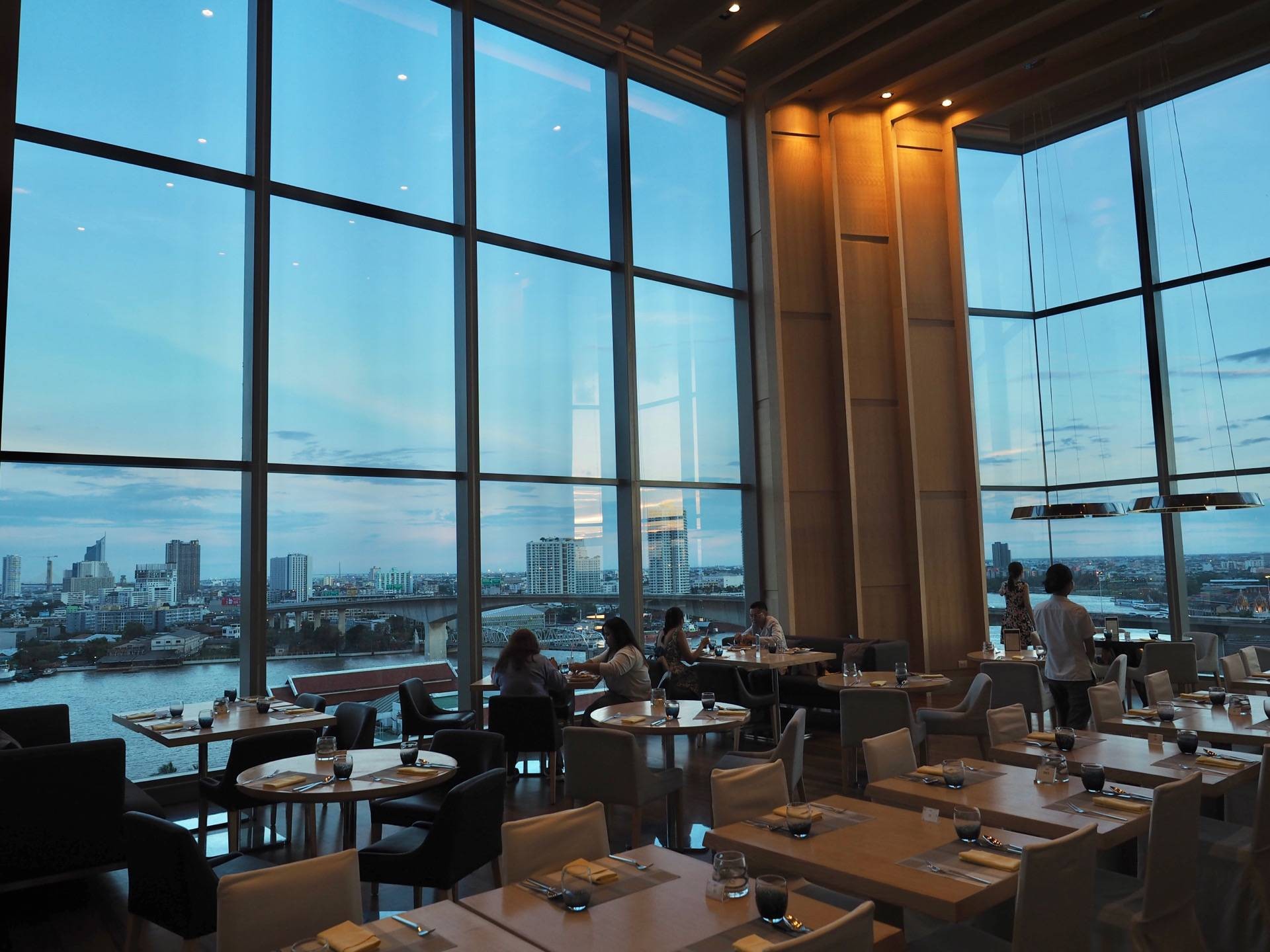 รูป Skyline Restaurant Avani+ Riverside Bangkok Hotel