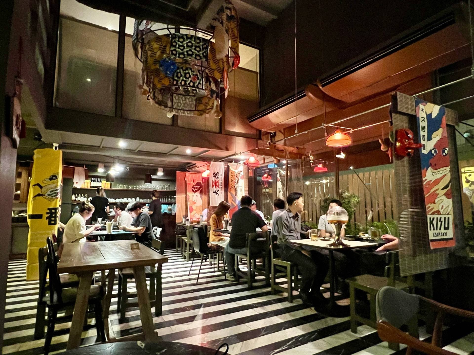 รีวิว Kisu Izakaya มหาทุน เพลินจิต - Izakaya สไตล์ ร้านพบปะหลังเลิกงาน