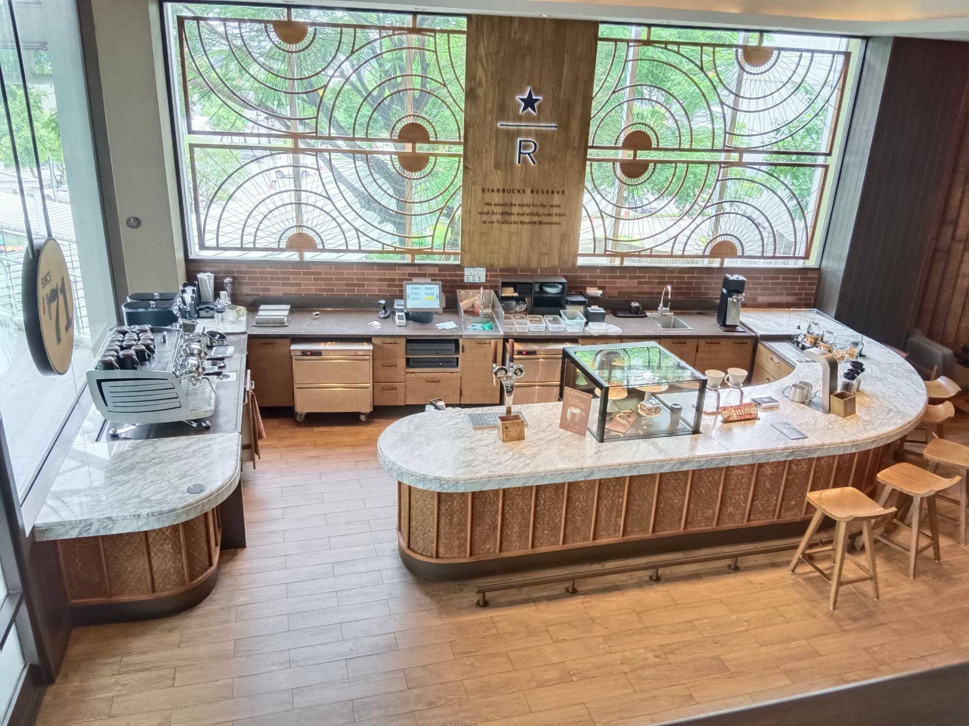 รูป Starbucks Mega Bangna (ทางเข้าหลัก)