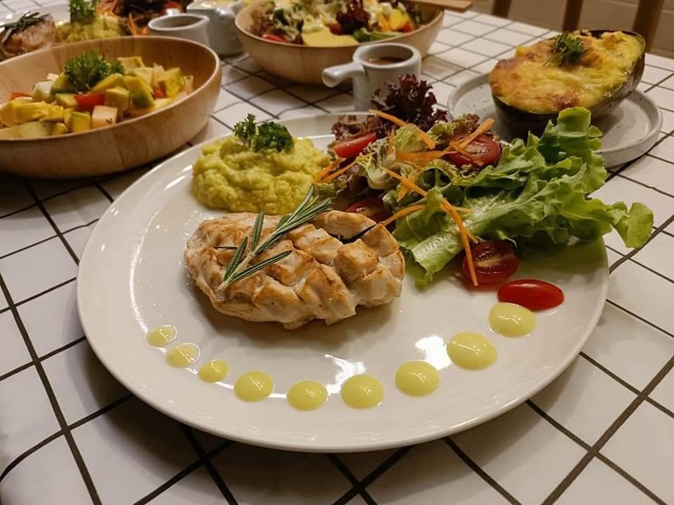 รูป Avocado Ploychan cafe