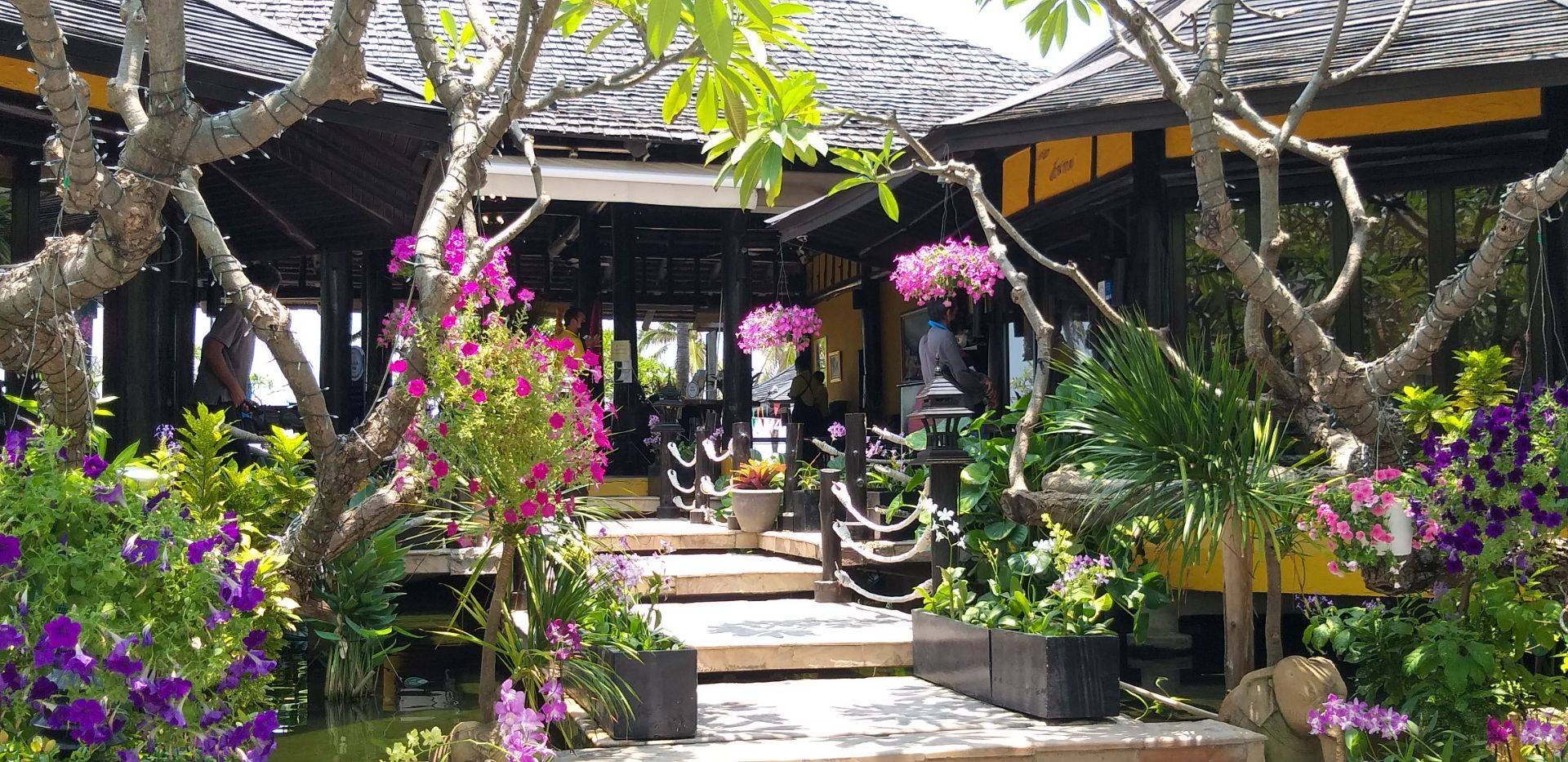 รูป สุภัทรา บาย เดอะ ซี