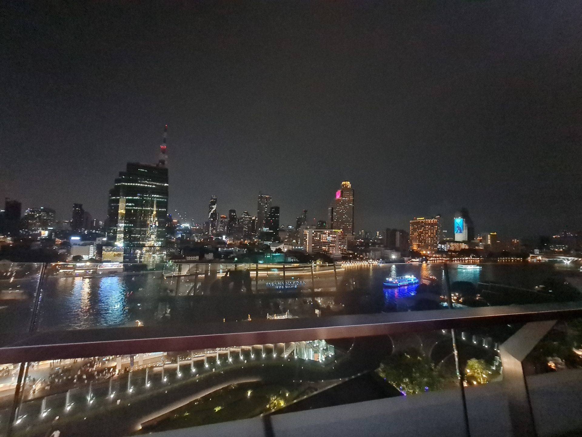 รูป HOBS ICONSIAM