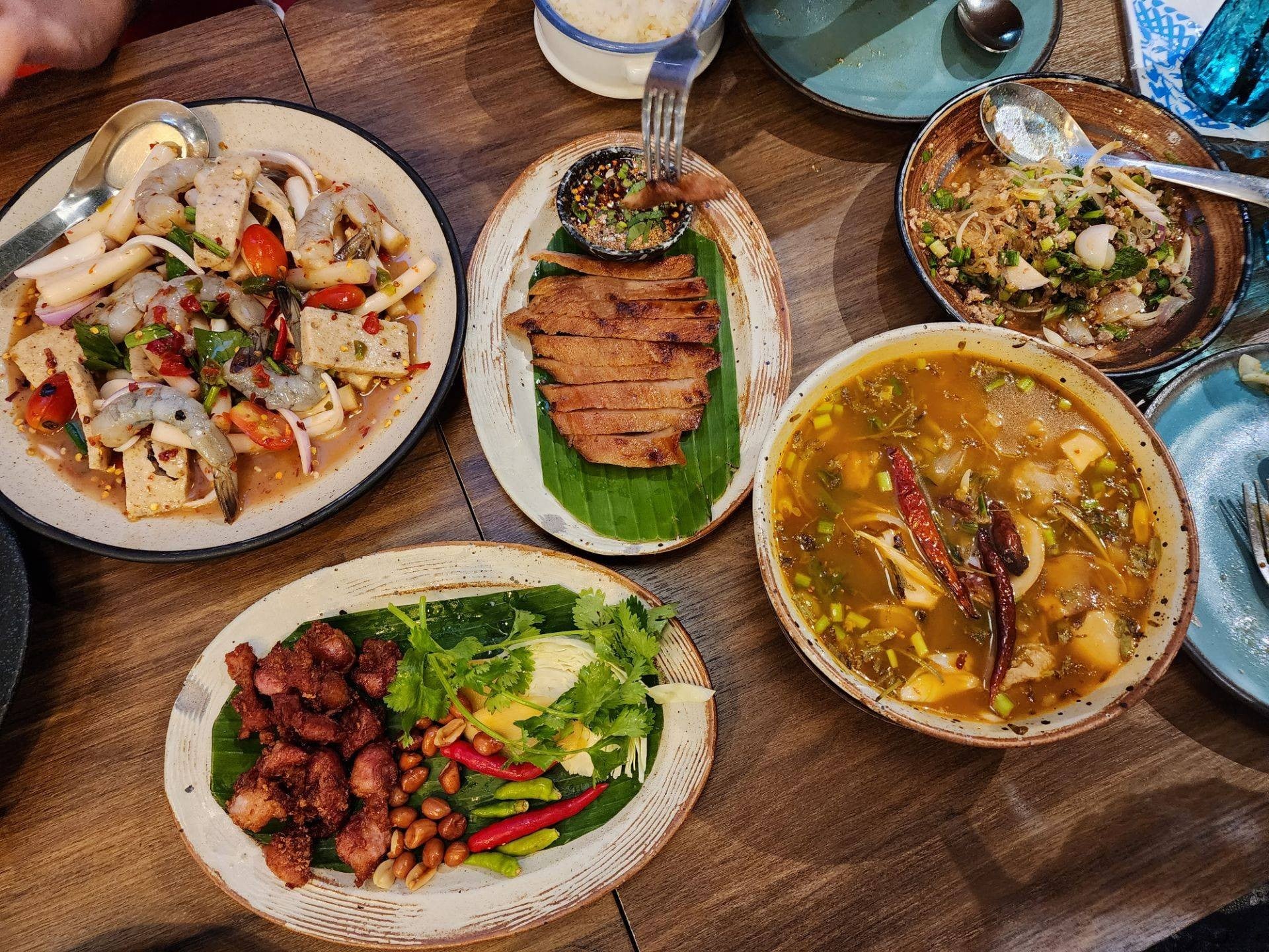 รูป Zaab Eli (แซ่บอีลี่) วัน-โอ-วัน เดอะเทิร์ดเพลส