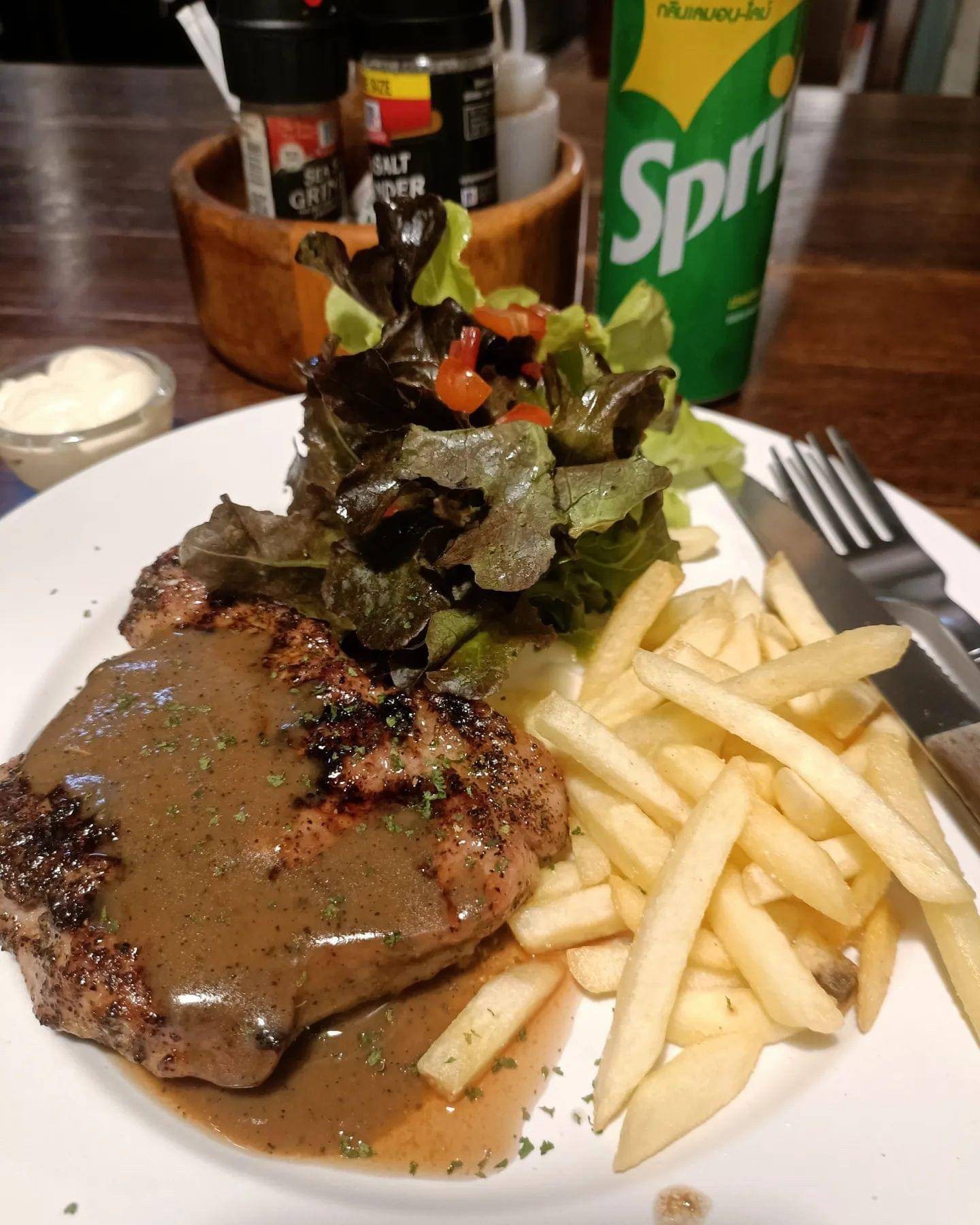 รีวิว CHEF CLINT CNX เชียงใหม่ - ร้านสเต็กเนื้อดีราคาไม่แพงที่หน้ามอค่ะ