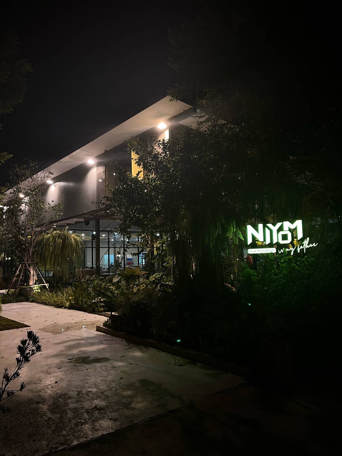 รูป NIYOM is my father องครักษ์ นครนายก