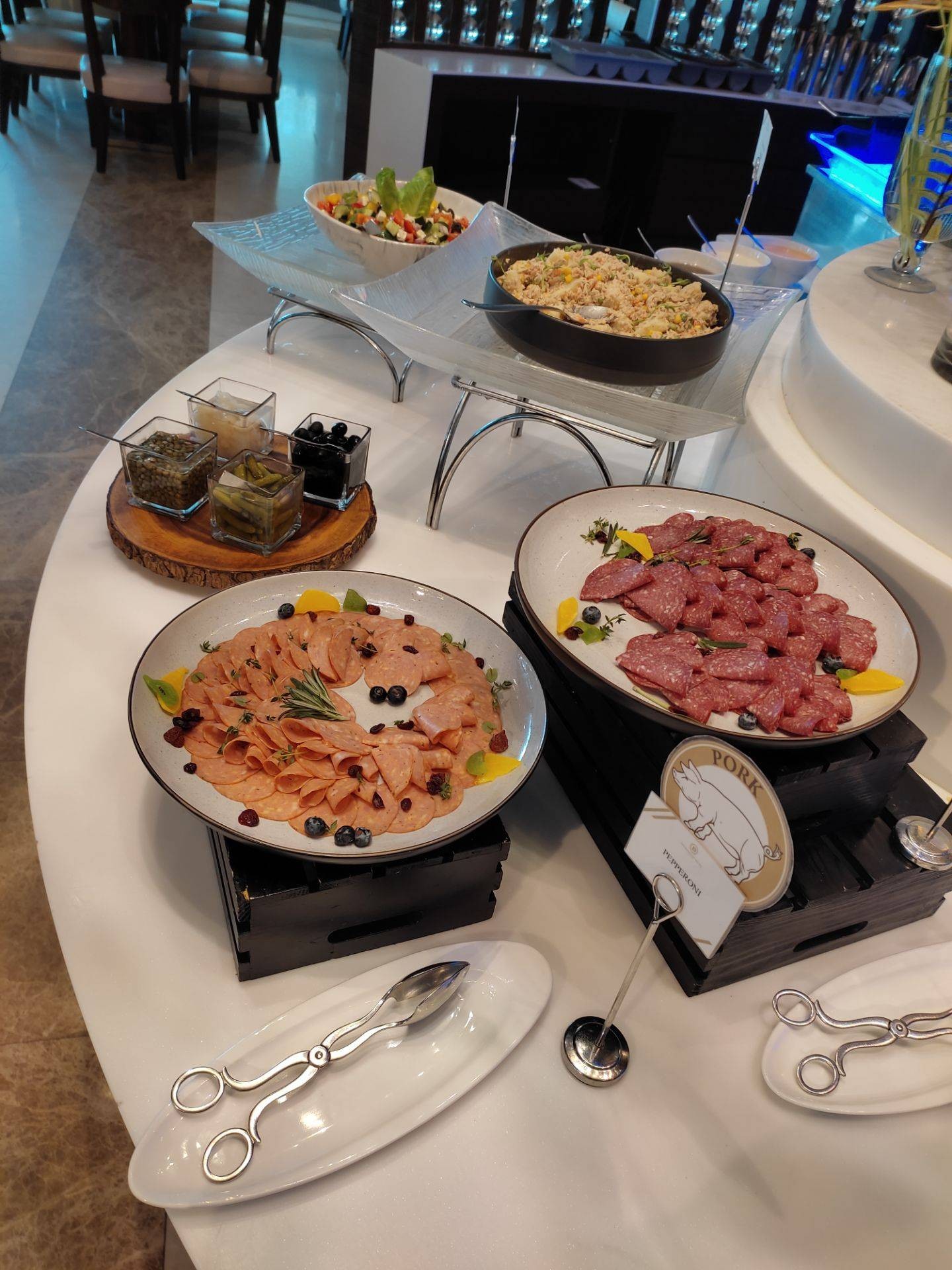 ซาลามี่ ร้าน The Berkeley Dining Room เดอะพาลาเดียมเวิลด์ช็อปปิ้ง - Wongnai