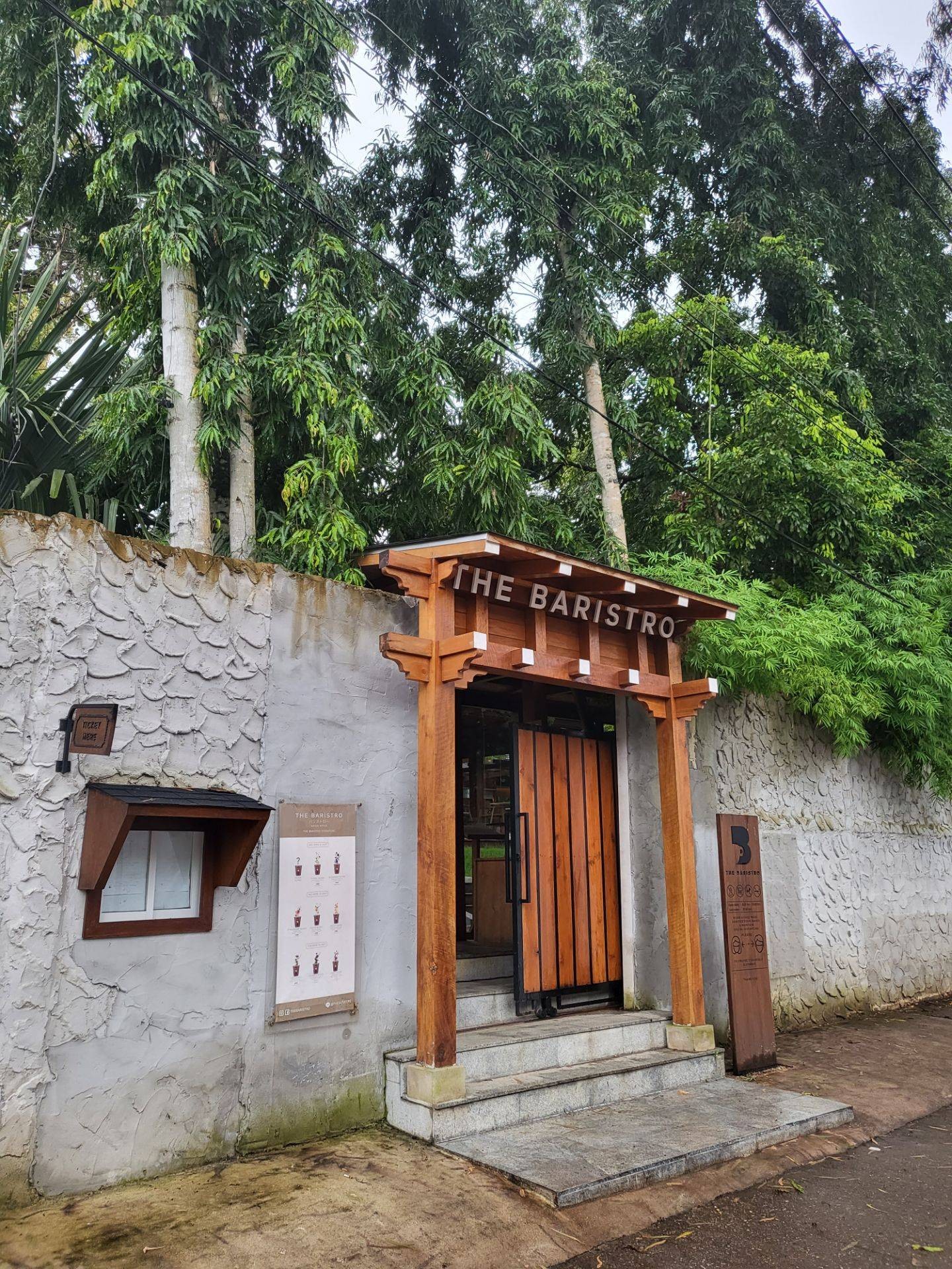 รีวิว The Baristro Asian Style สวนดอก-หลัง มช - กาแฟอร่อยบรรยากาศดี