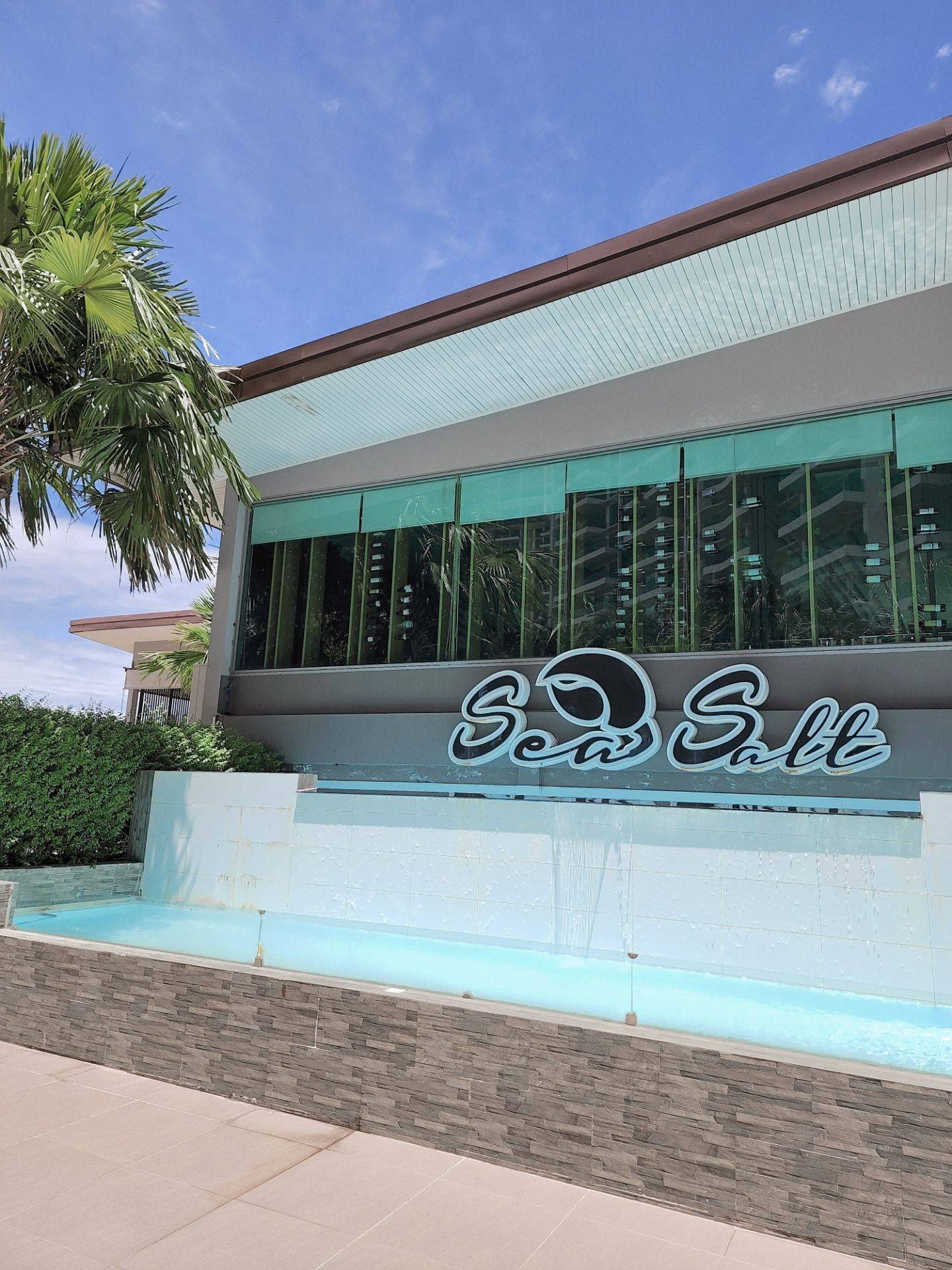 รีวิว Sea Salt Bangpra - มื้อกลางวัน ก็เปิดนะ แต่ต้องมาหลังเที่ยง 🖖