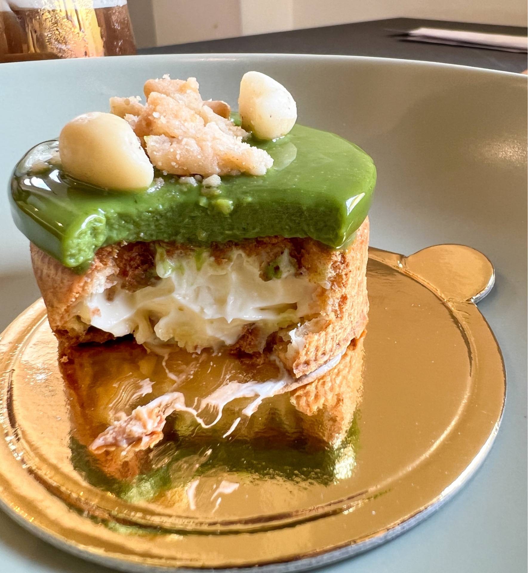 รีวิว AYATANA.cafe บางแสน - ที่สุดของคาเฟ่ ขนมอร่อยย่านนี้ ตกแต่งแบบเซน