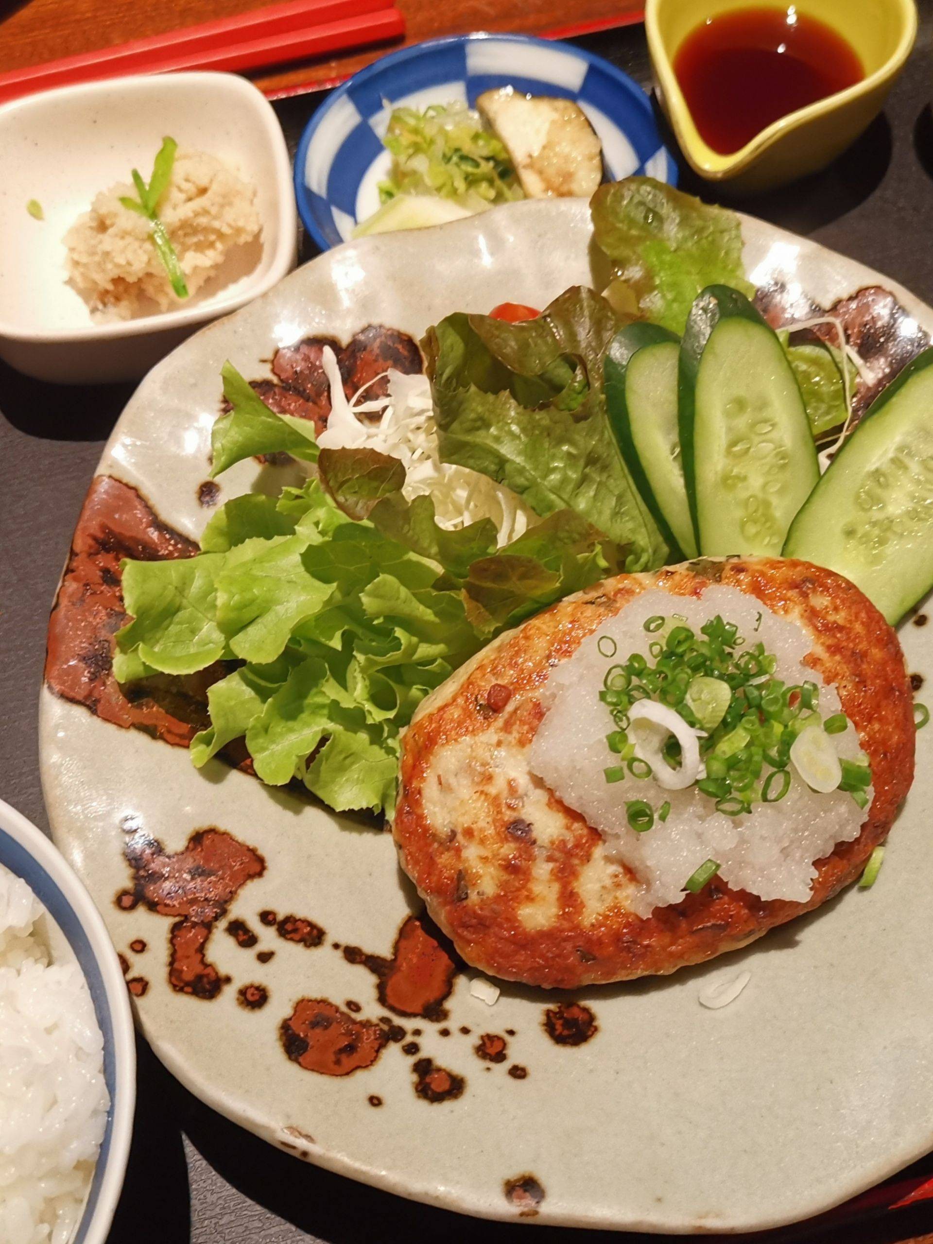 แฮมเบิร์กไก่ ร้าน Sasaya สีลม - Wongnai
