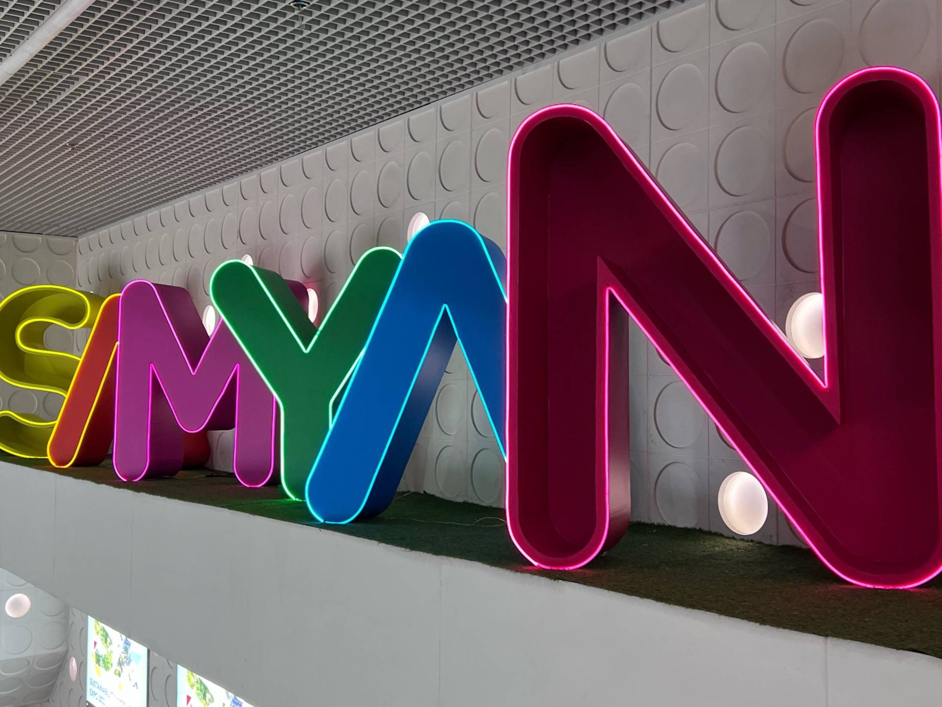 รูป อุโมงค์ทางเชื่อม สามย่านมิตรทาวน์-mrt