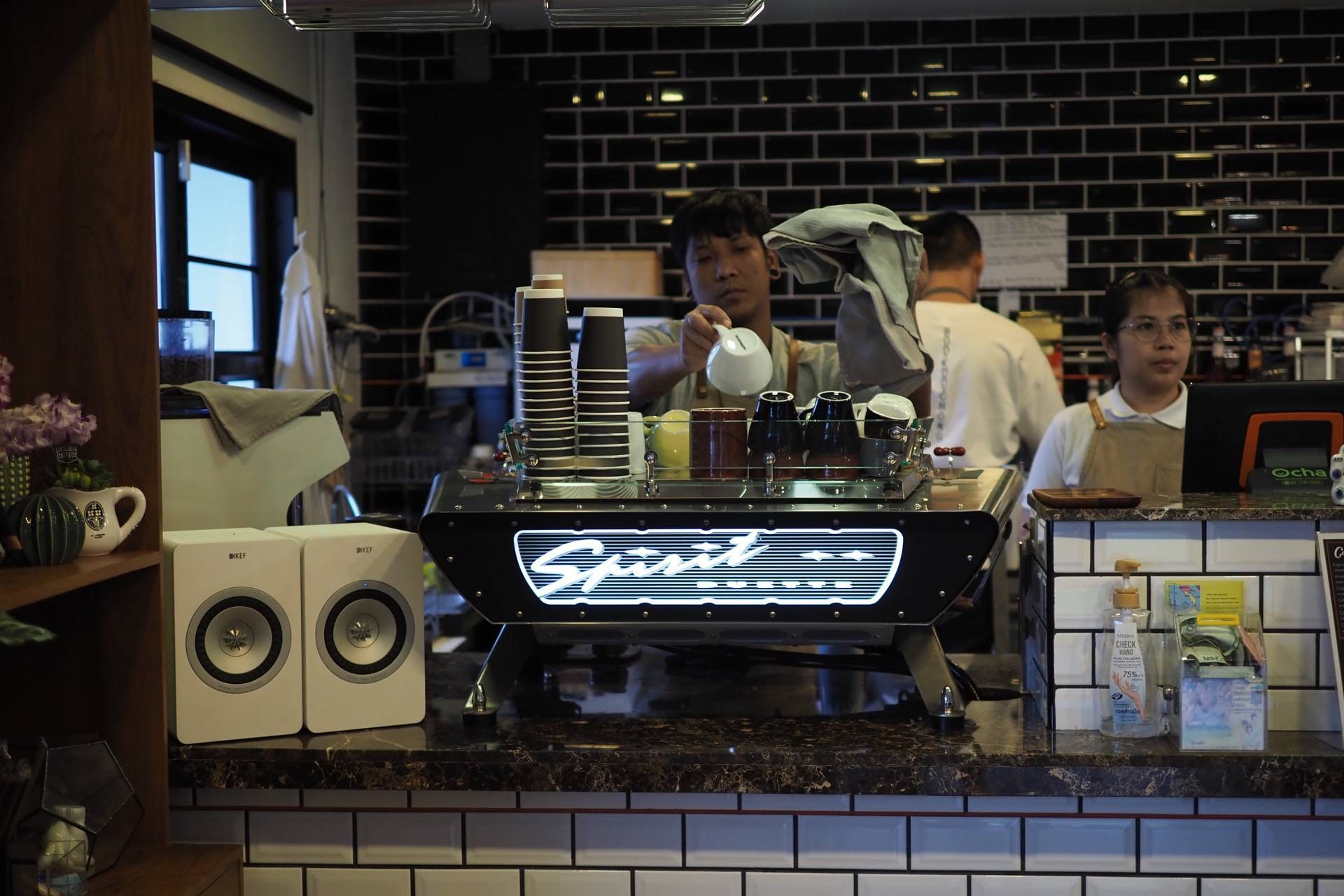 รูป บด กด ชง cafe สัมมากรรามคำแหง 112