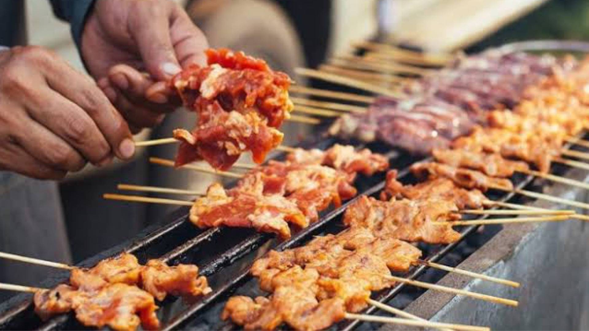 ข้าวเหนียวหมูห่อใบตอง ข้าวเหนียวหมู - สั่งอาหารเดลิเวอรี | Wongnai x ...