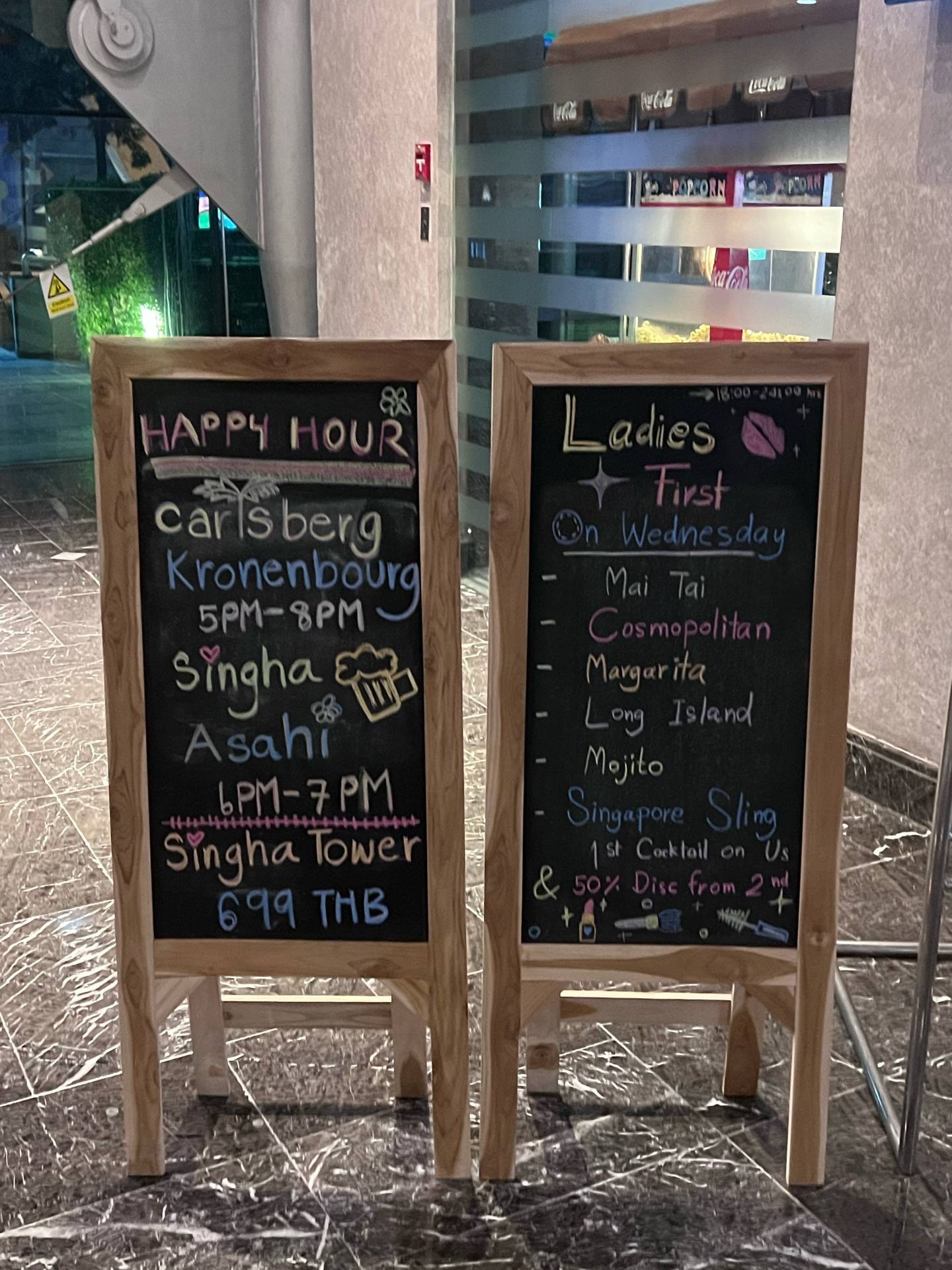 รีวิว Touchdown Sports Bar Novotel Suvarnabhumi Airport - Sport bar ...