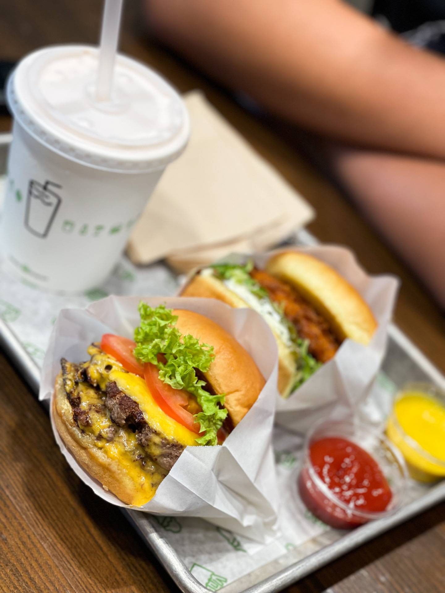 รูป Shake Shack Jewel Changi Airport