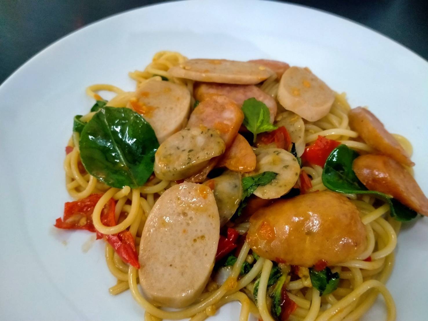สปาเก็ตตี้ขี้เมาไส้กรอกเยอรมัน • สปาเก็ตตี้ขี้เมาไส้กรอกเยอรมัน ร้าน ...