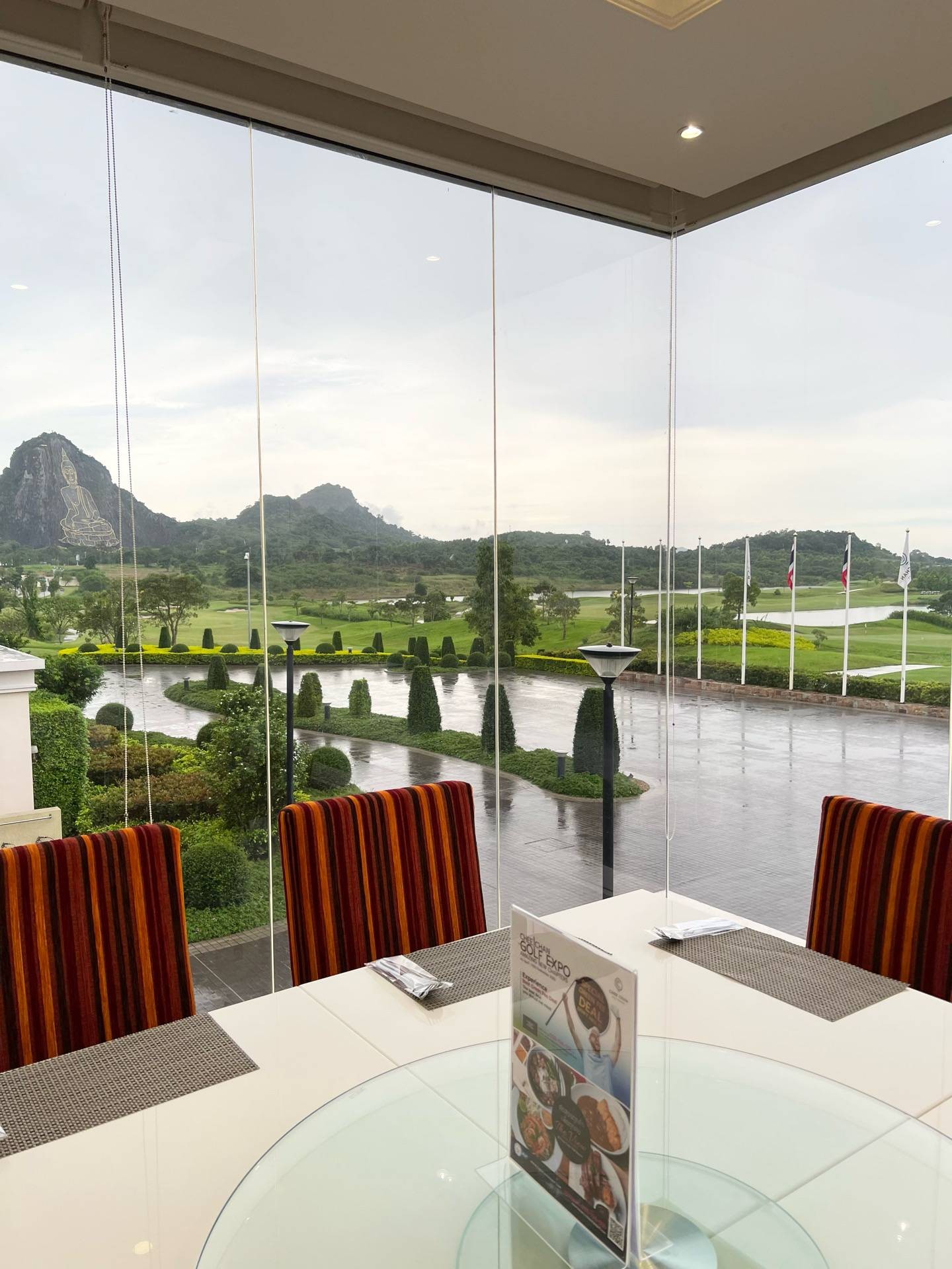 ร้าน The View @Chee Chan Golf Resort | รีวิวร้านอาหาร