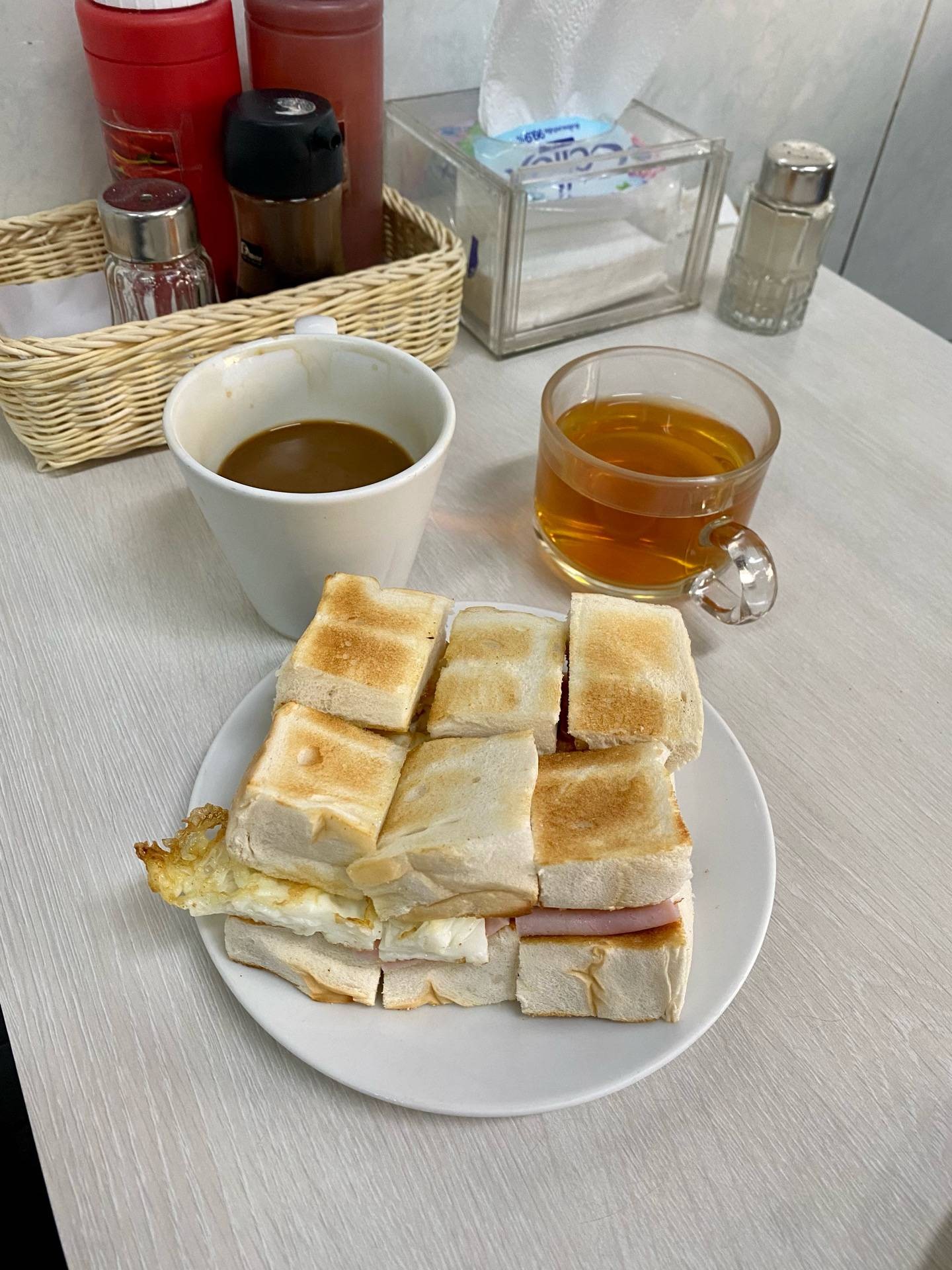 Classic Egg Ham Sandwich ร้าน On Lok Yun (ออน ล๊อก หยุ่น) - Wongnai