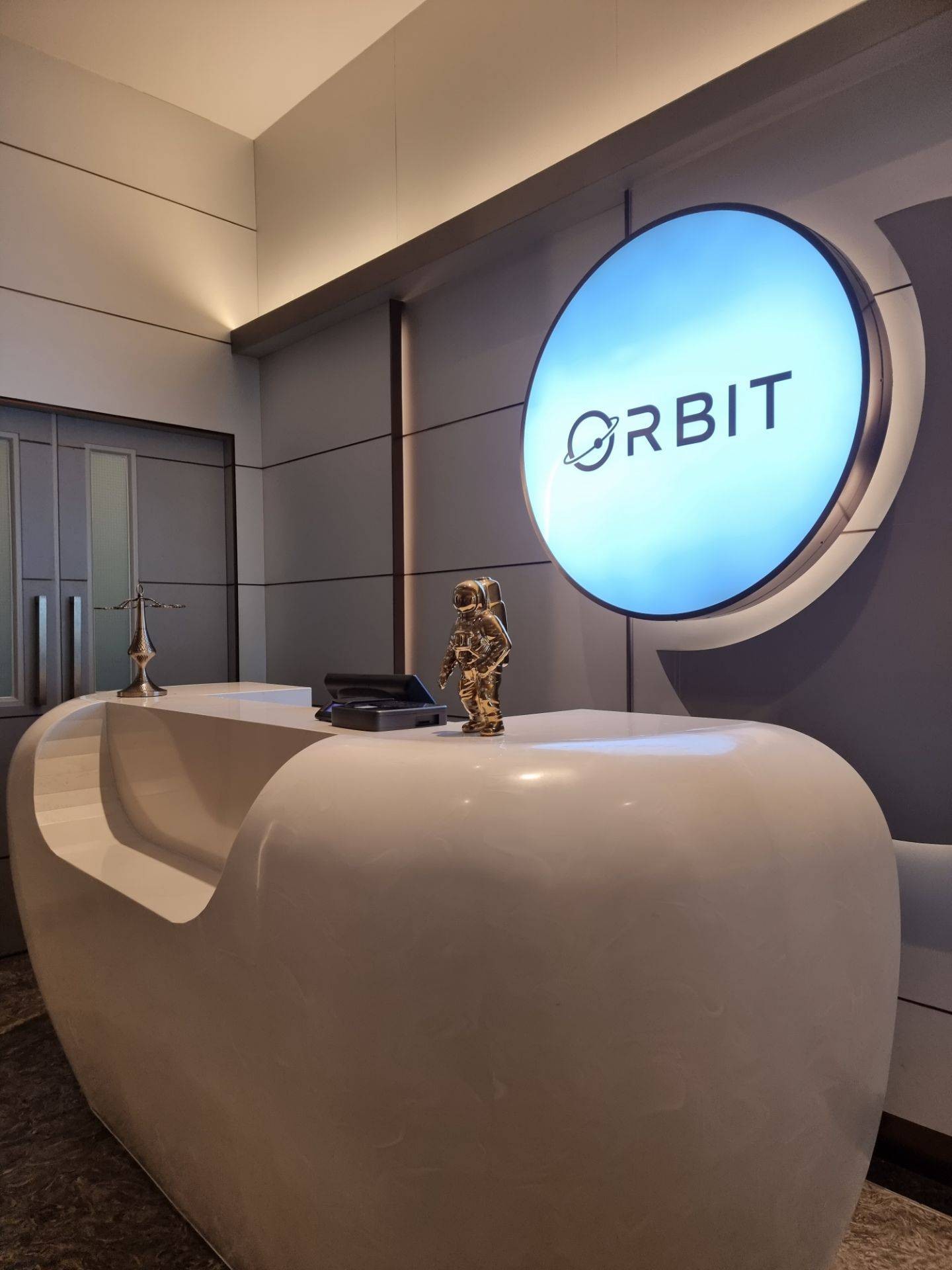 รีวิว Orbit - บุฟเฟ่ต์มื้อเช้าในโรงแรม อาหารหลากหลายดี แต่คนก็เยอะมาก