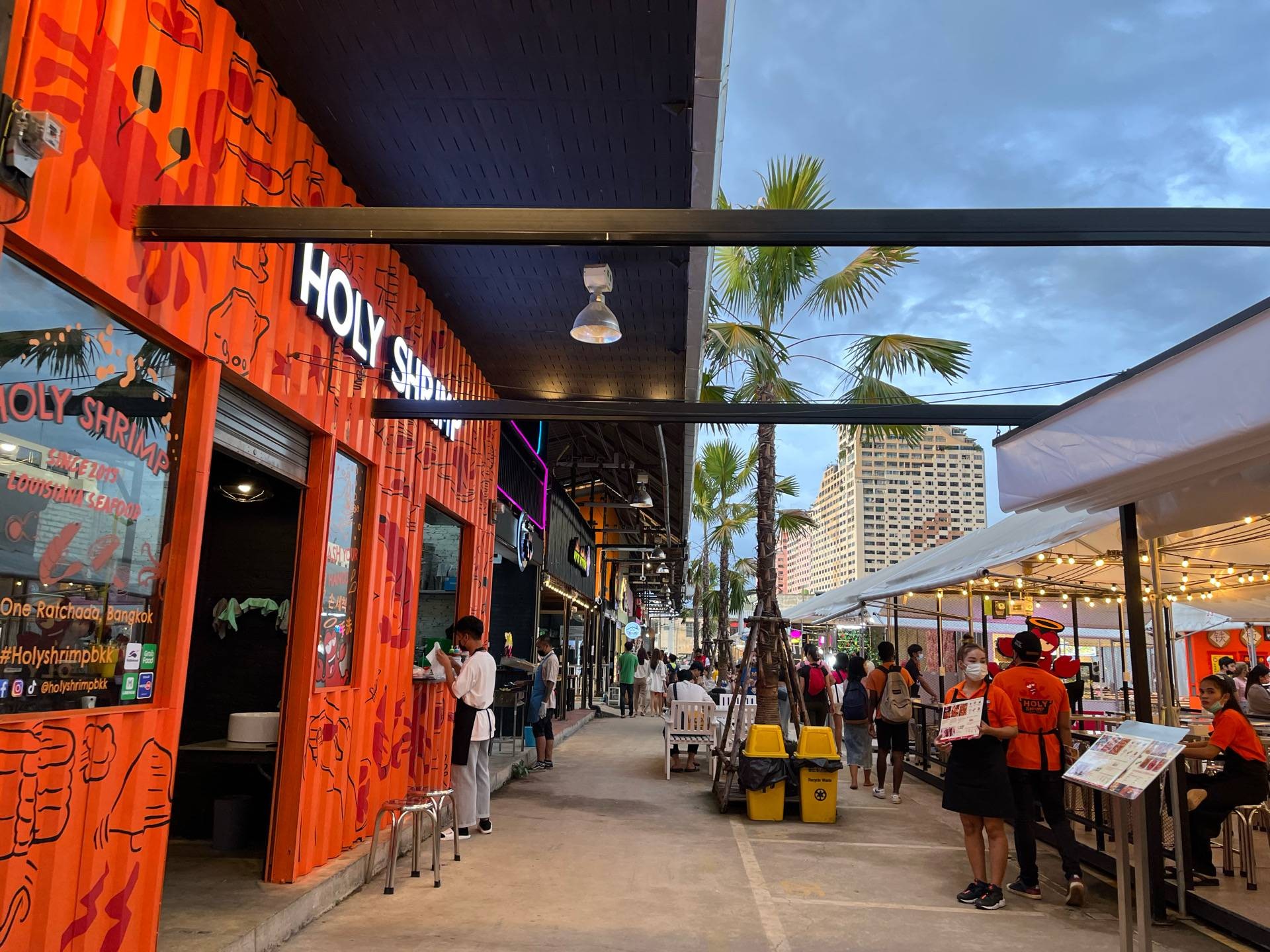 รูป The One Ratchada