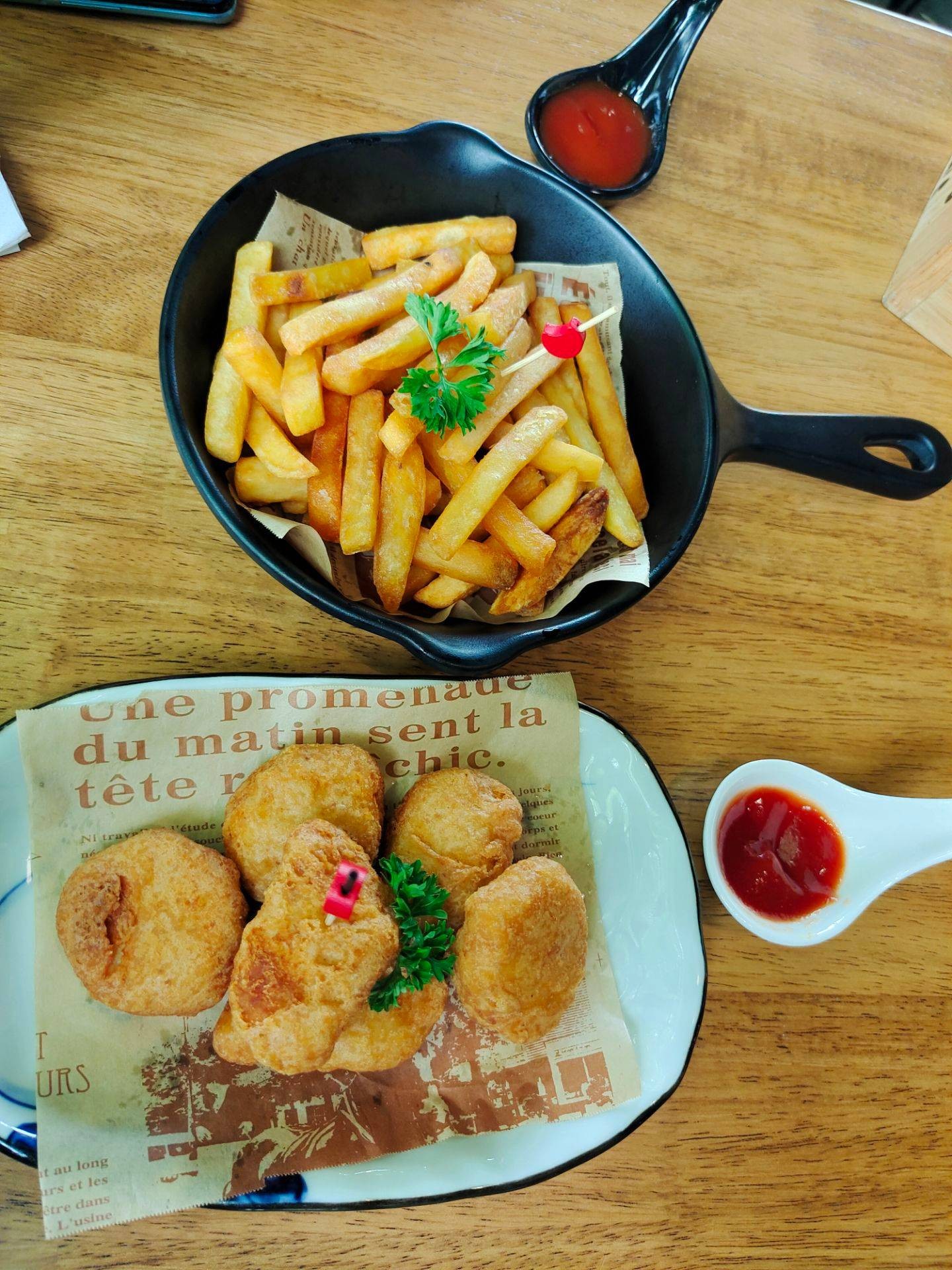 รูป B'bua cafe Sriracha