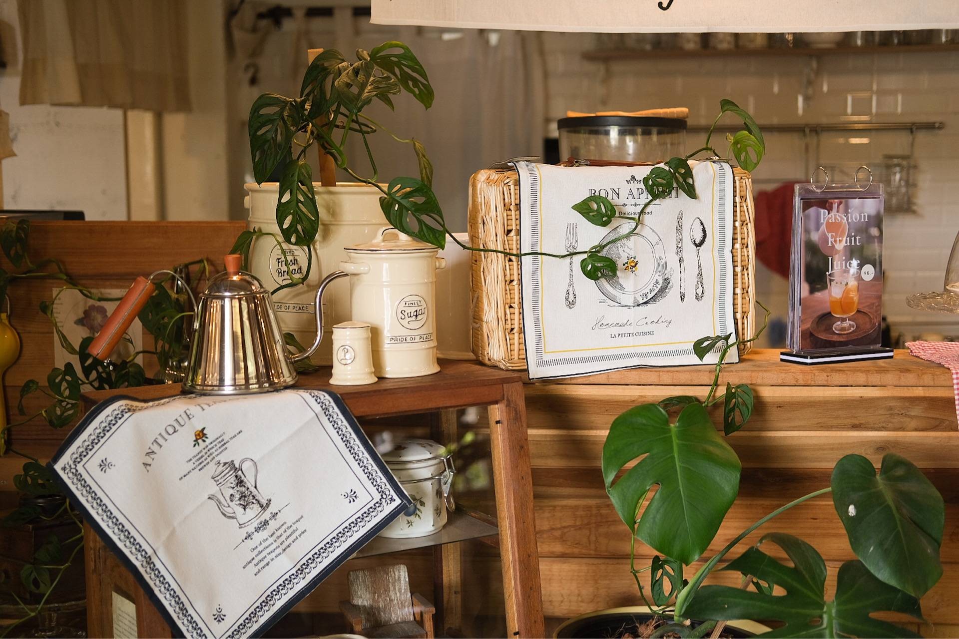 รูป Under The Tree Cafe ขอนแก่น