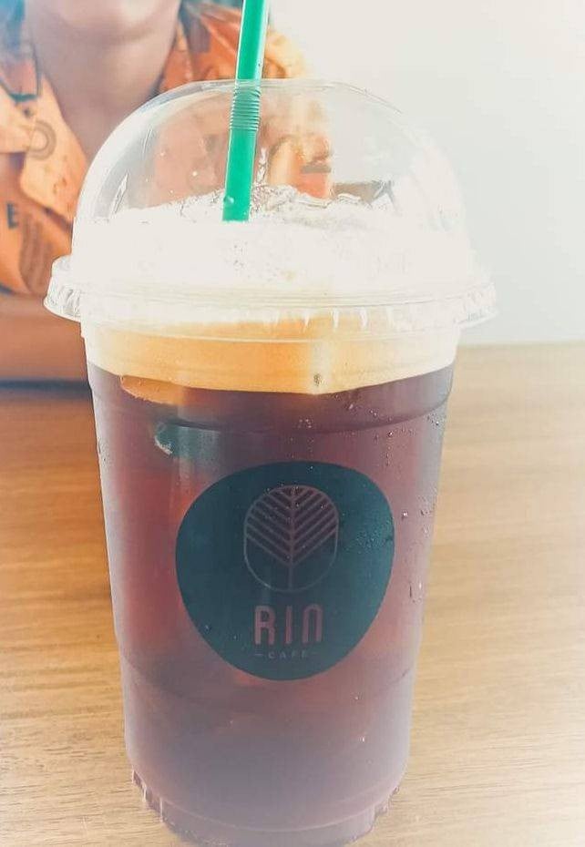 รีวิว Rin Cafe นครนายก - คาเฟ่สไตล์มินิมอล กาแฟดี มีขนมและอาหารหลากหลาย ราคาดี