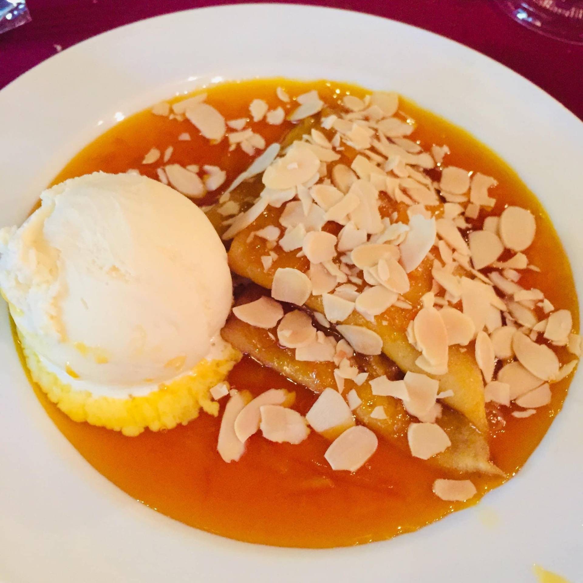 รูป Neil's Tavern Restaurant ร่วมฤดี