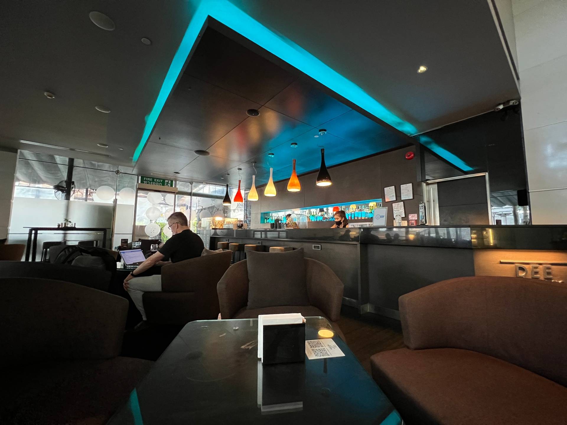 รีวิว Dee lounge โนโวเทล กรุงเทพ เพลินจิต - เหมาะกับการมาHang out ราคา ...