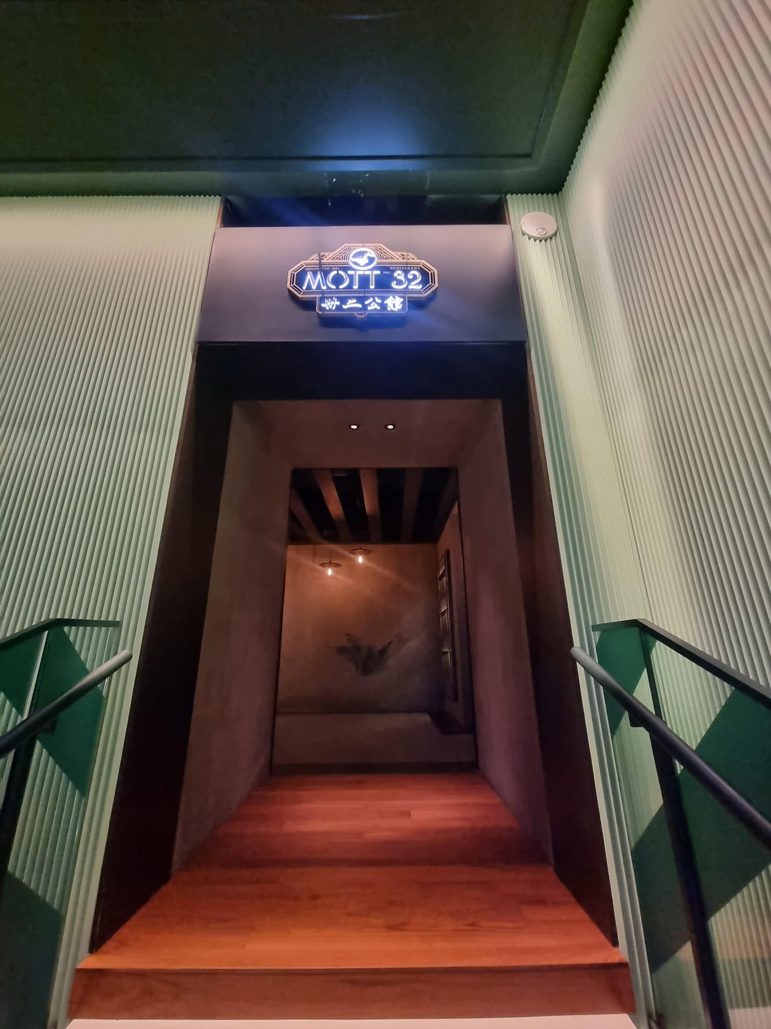 รูป Mott 32 Bangkok