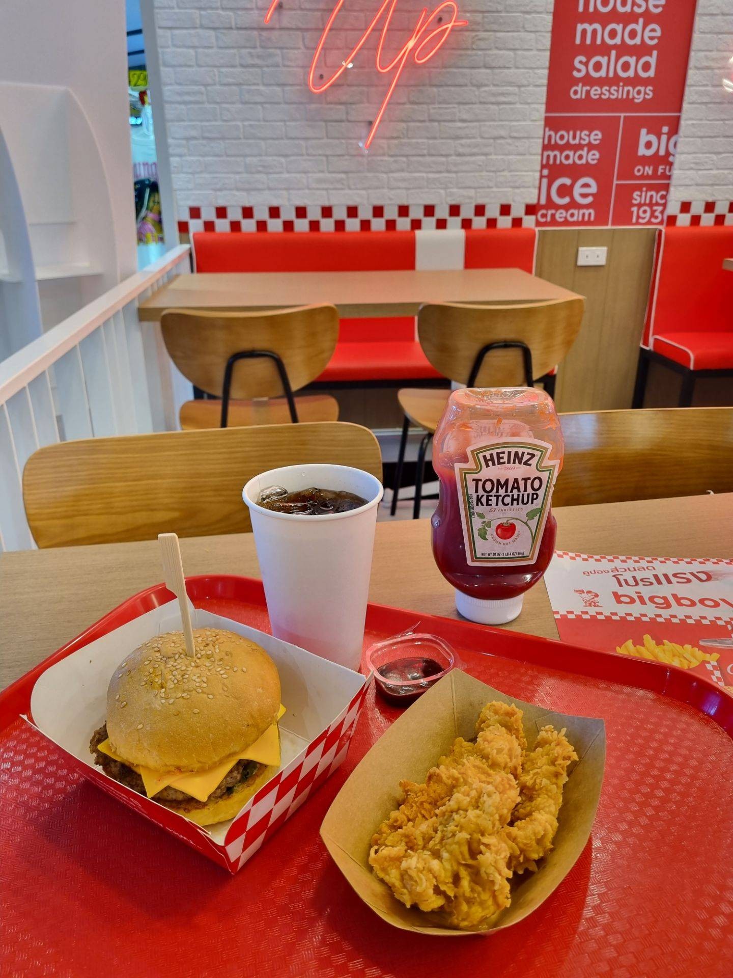 The Best Cheeseburger On The Planet Set ร้าน Big Boy MBK - Wongnai