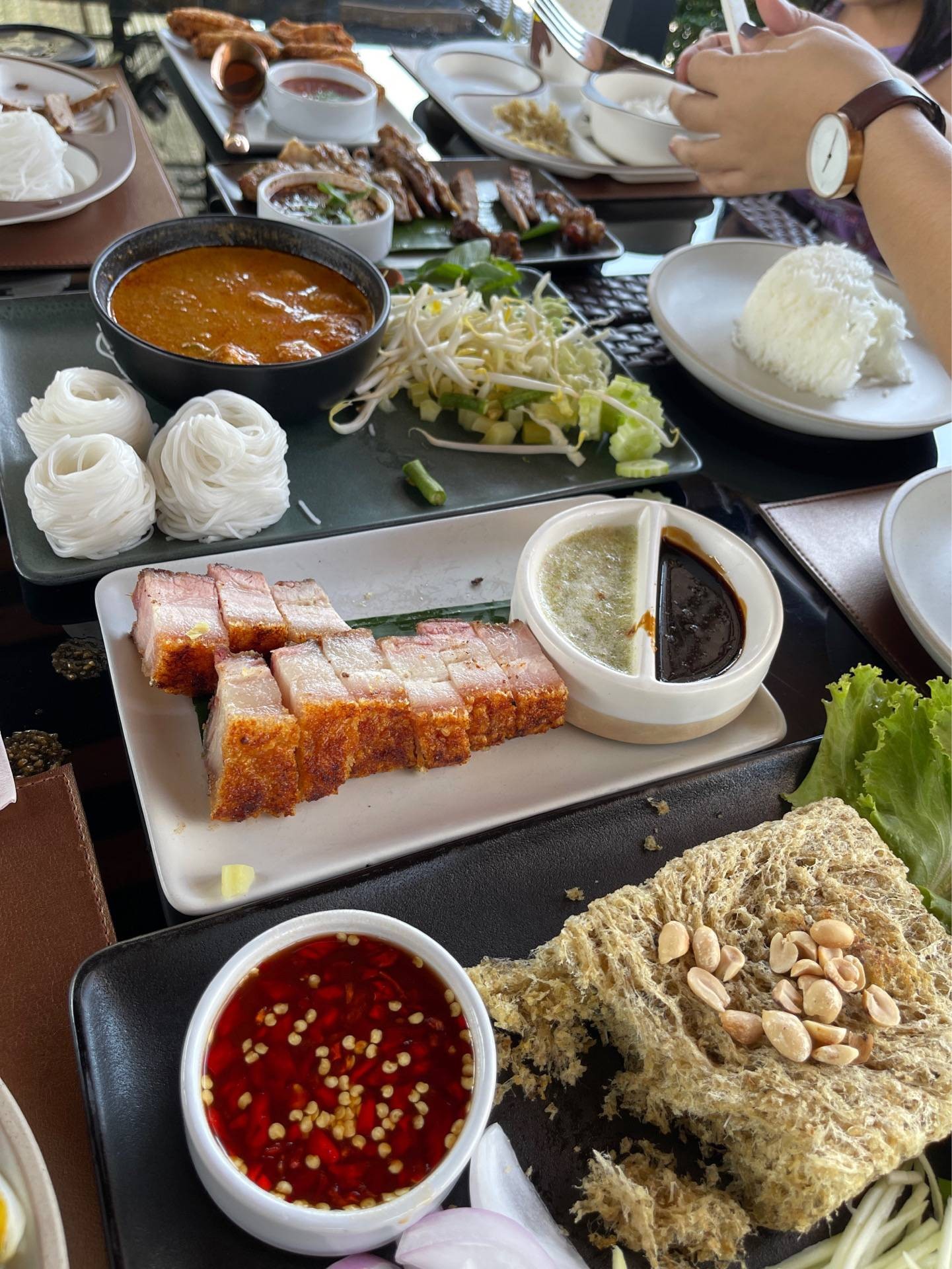 รีวิว ตักตวง - Tak Tuang - หมูกรอบเทพมาก - Wongnai