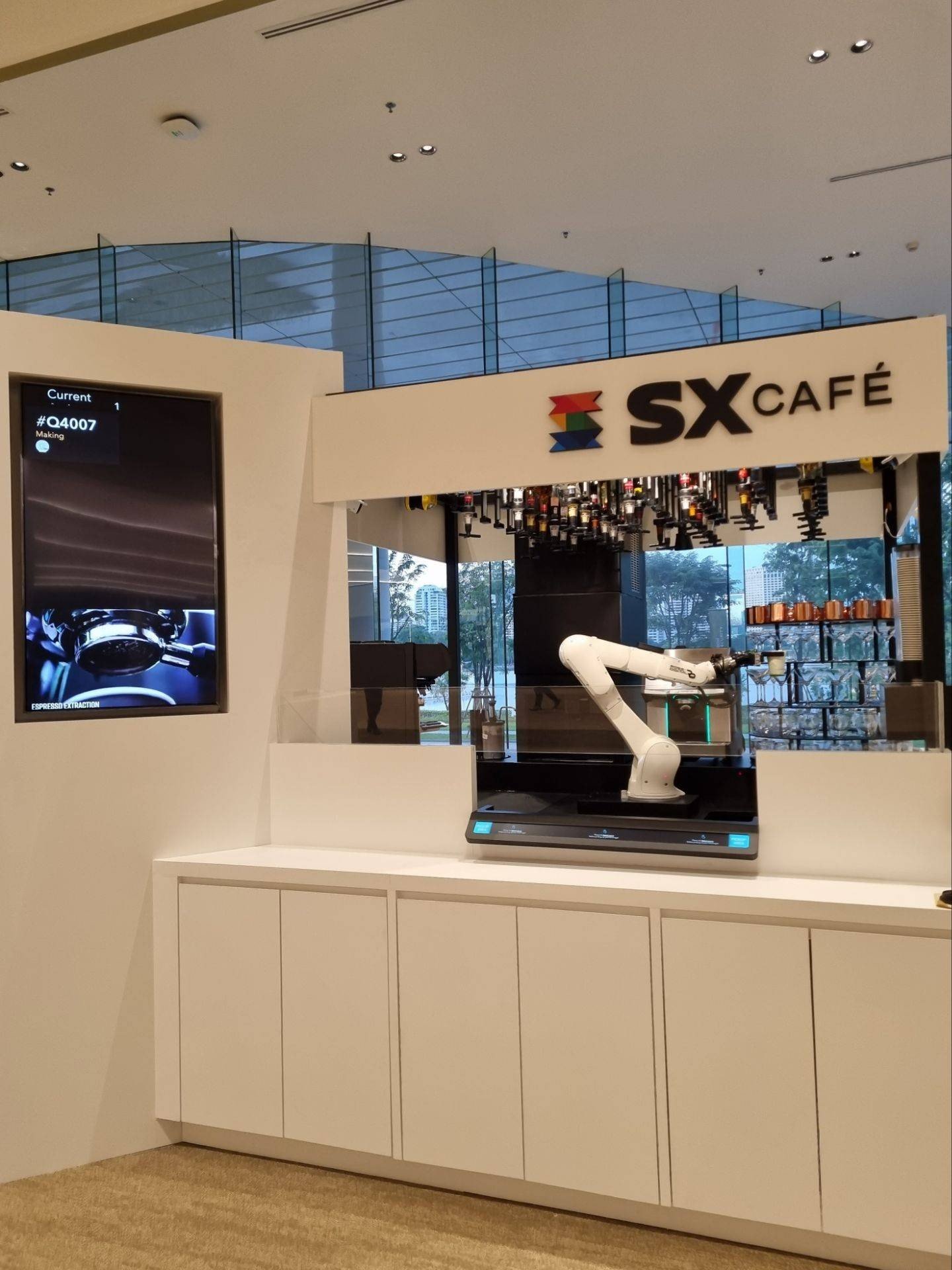 รีวิว SX CAFE ศูนย์การประชุมแห่งชาติสิริกิติ์ - คาเฟ่หุ่นยนต์ จ่ายเงินสะดวก ในศูนย์การประชุม ...