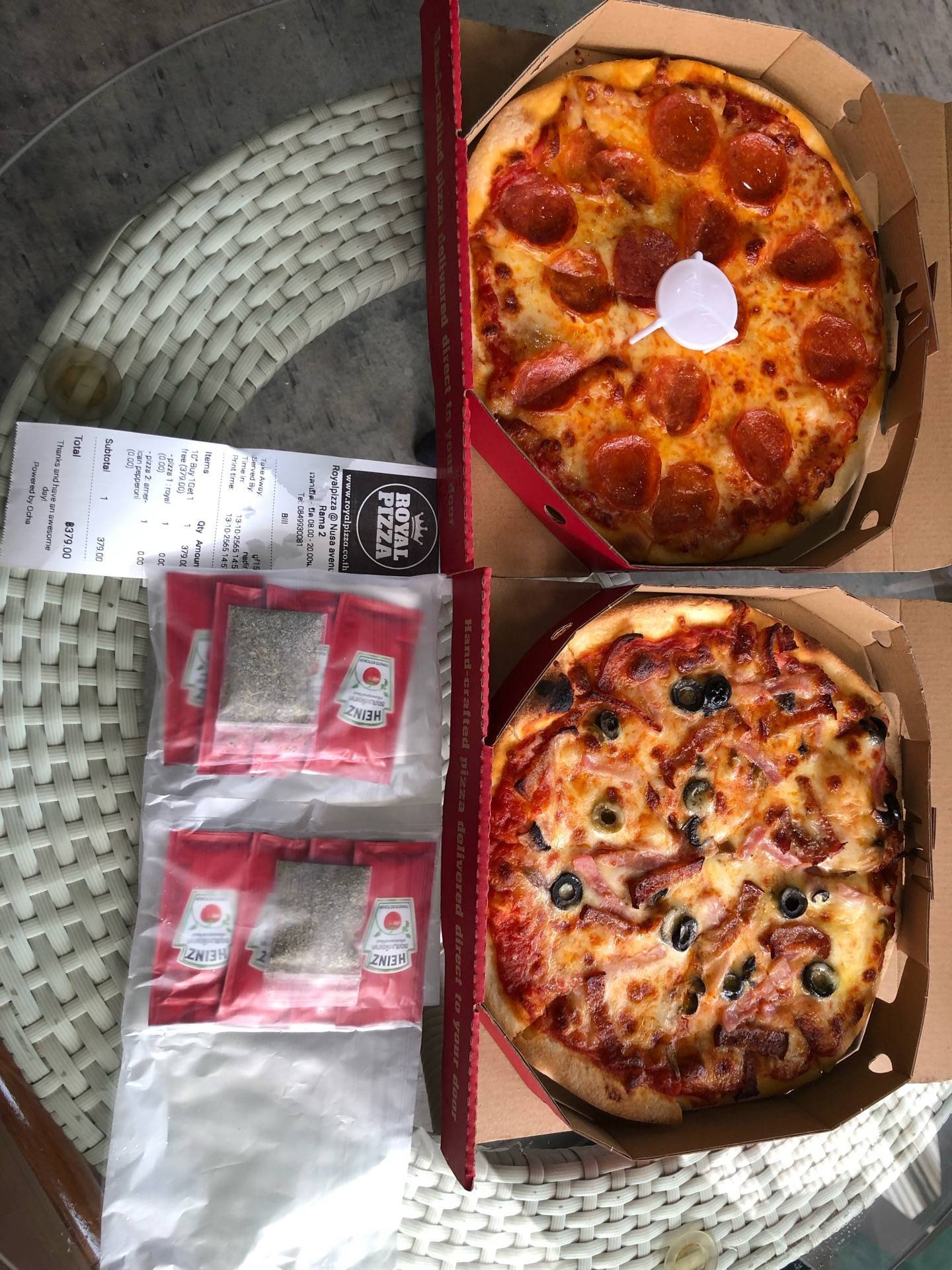 รีวิว Royal Pizza Rama 2 - พิซซ่าแป้งบาง ไซส์ 10” 1 แถม 1