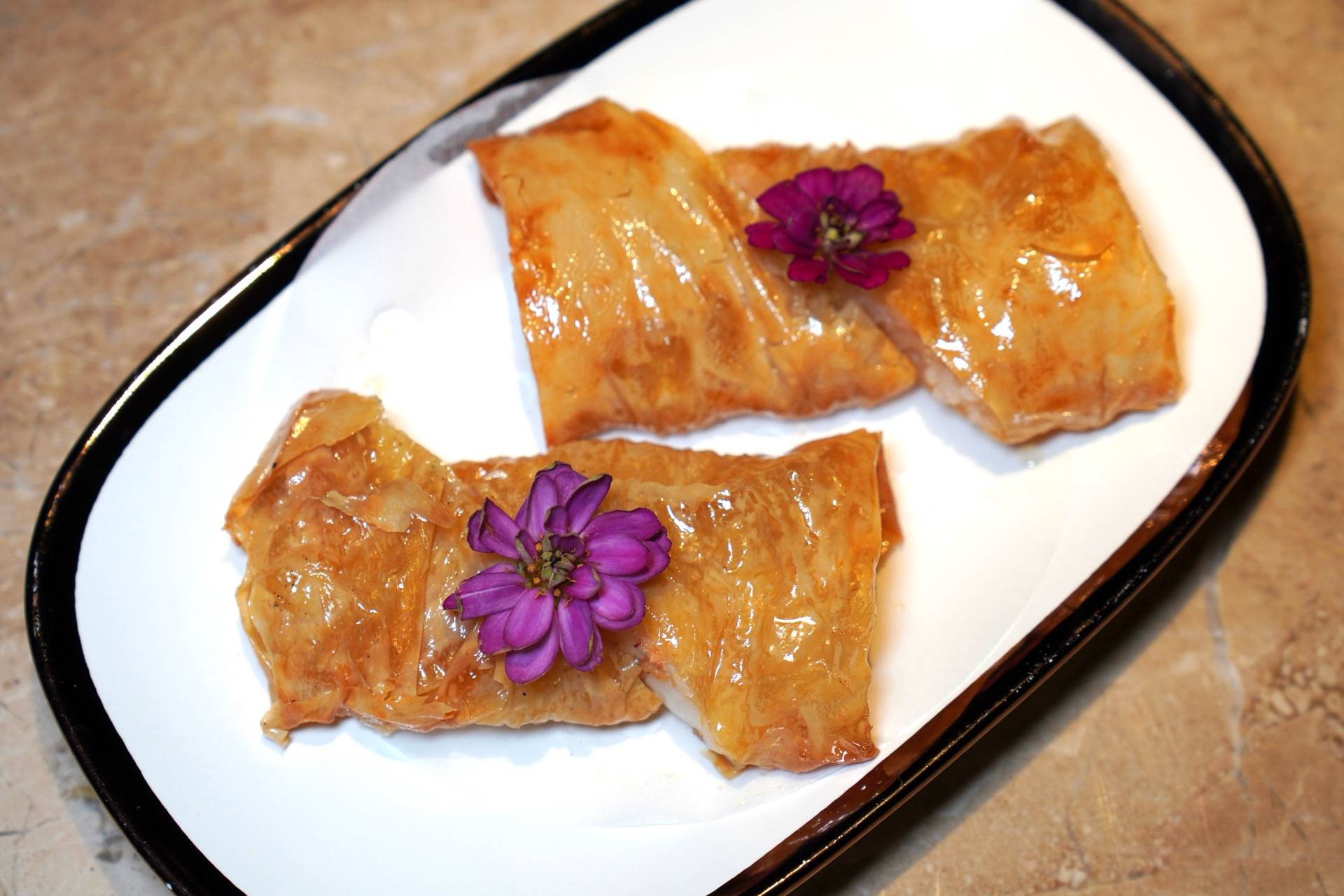 รูป Man Fu Lou