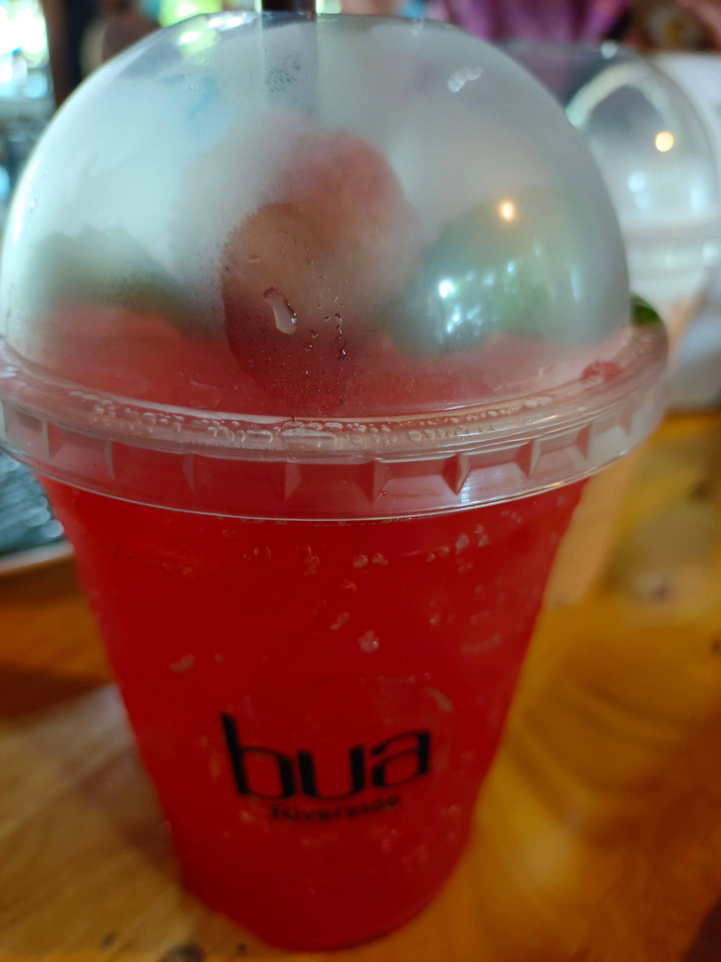 สตอเบอรี่สดปั่น ร้าน BUA Riverside ผัดไทย กุ้งแม่น้ำเผา - Wongnai