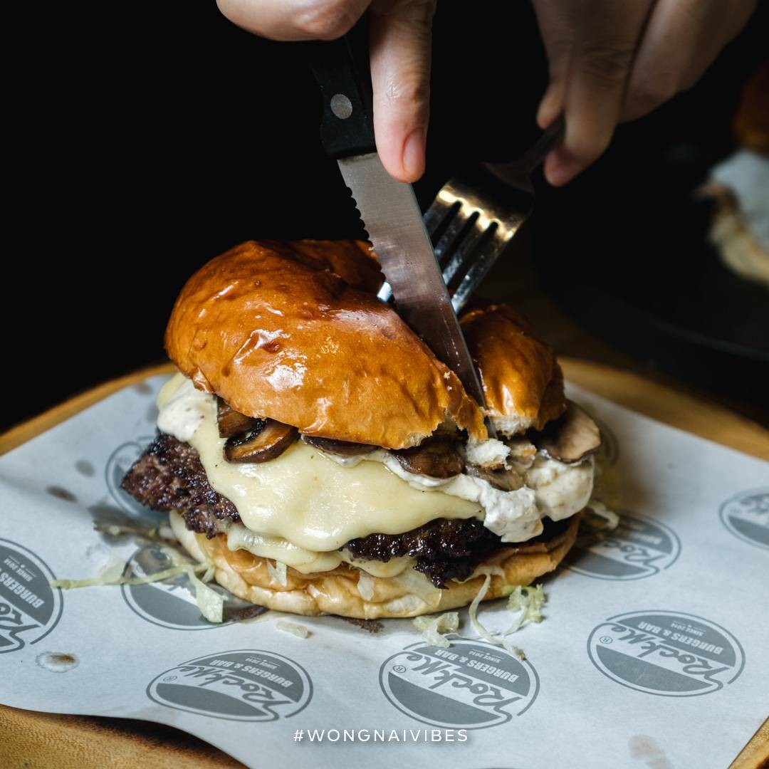 รูป Rock Me Burgers & Bar ลอยเคราะห์ - Wongnai