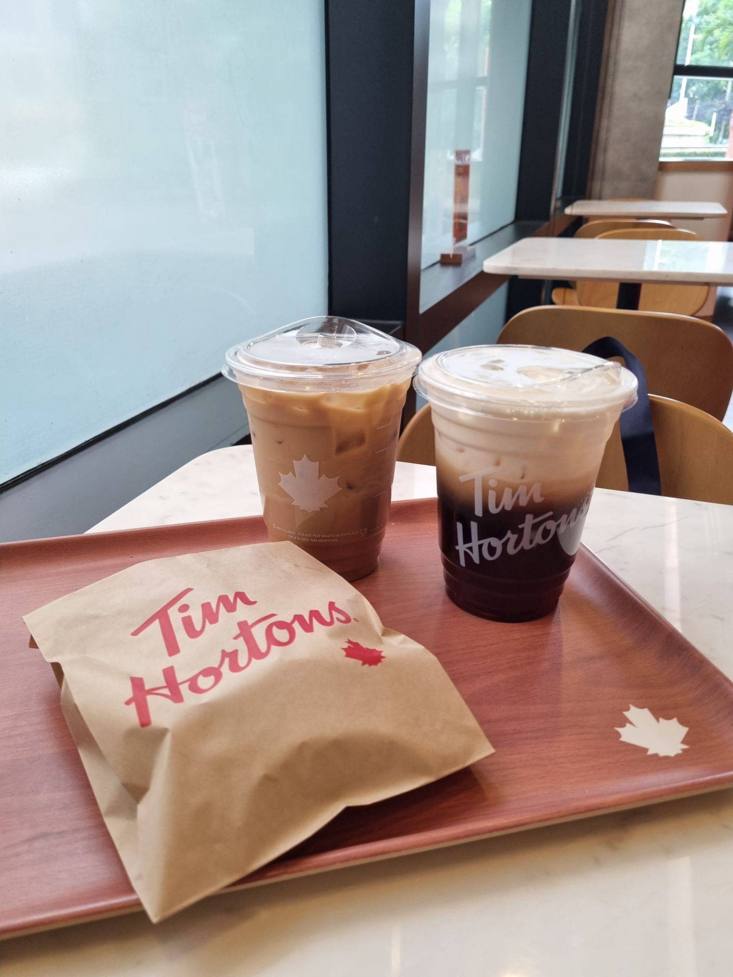 รีวิว Tim Hortons All Seasons Place - ร้านกาแฟพร้อมโดนัทแสนสงบในวันหยุด ...
