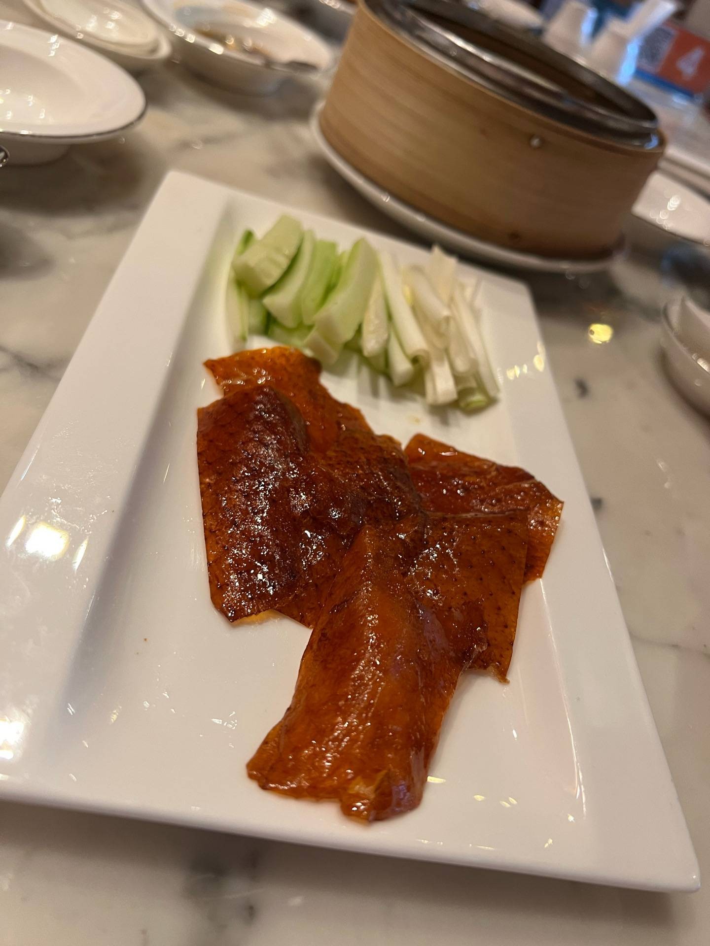 เป็ดปักกิ่ง • ขอแบบไม่เอาแป้งก็ได้ เลิฟ ร้าน Loong Foong สวิสโฮเต็ล ...