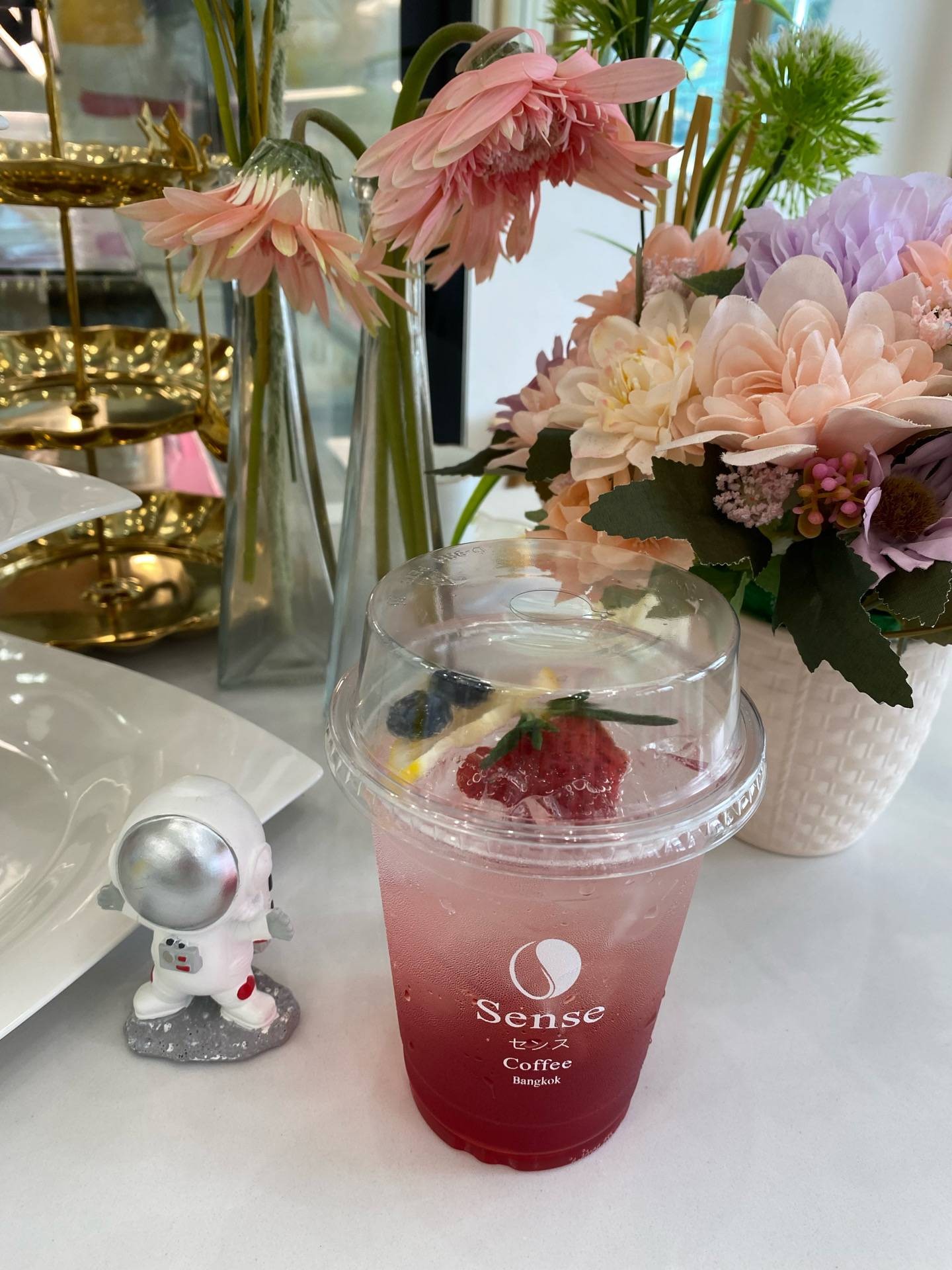 สตอเบอร์รี่โซดา ร้าน Sense Coffee Bangkok Cafe บางอ้อ (หน้าคอนโดซิตี้ โฮม)