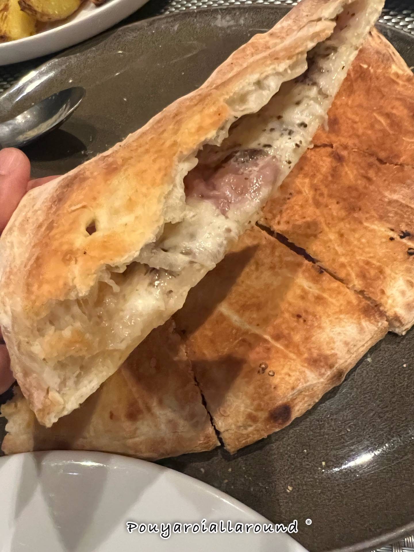 Pizza Chef (stuffed with Parma ham, black truffle, mascarpone) ร้าน ...