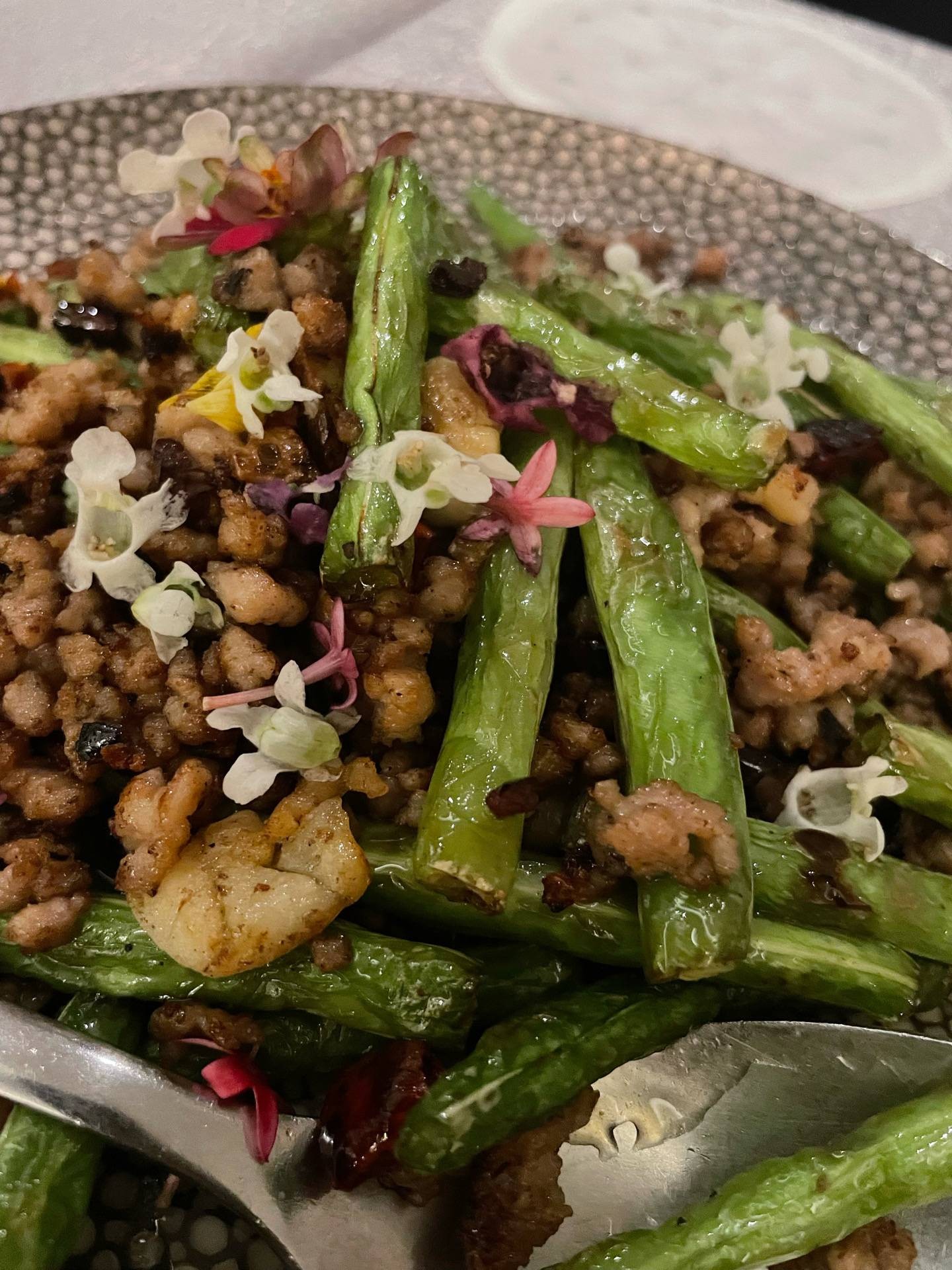 ถั่วแขกผัดหมูสับ ร้าน Silk Road ดิ แอทธินี โฮเทล แบงค็อก - Wongnai