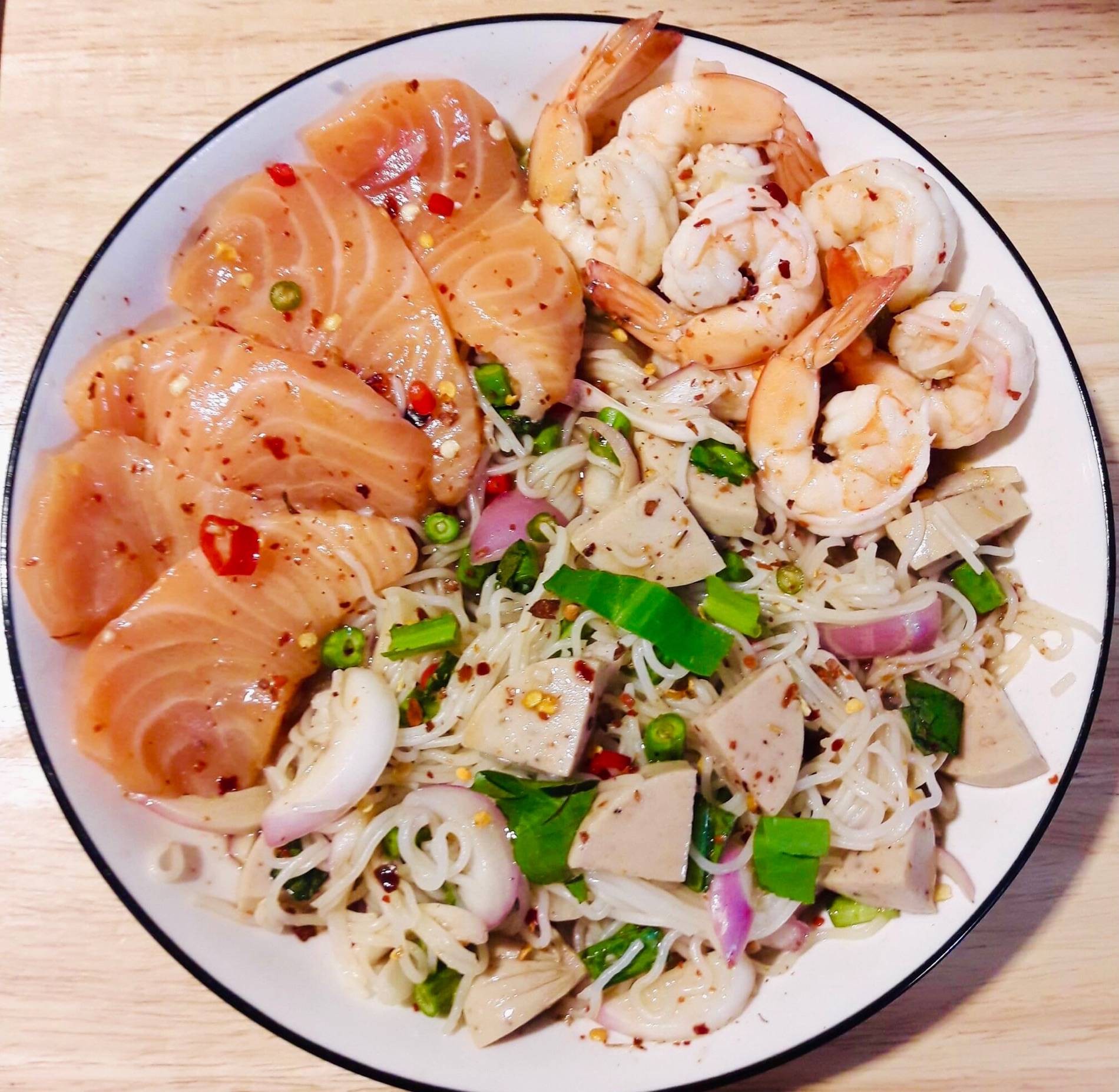 รีวิว Salmon Zapp แซลมอนแซ่บ - ตำ/ยำนัวๆ ที่ให้วัตถุดิบเยอะเหมือนโกรธใครมา