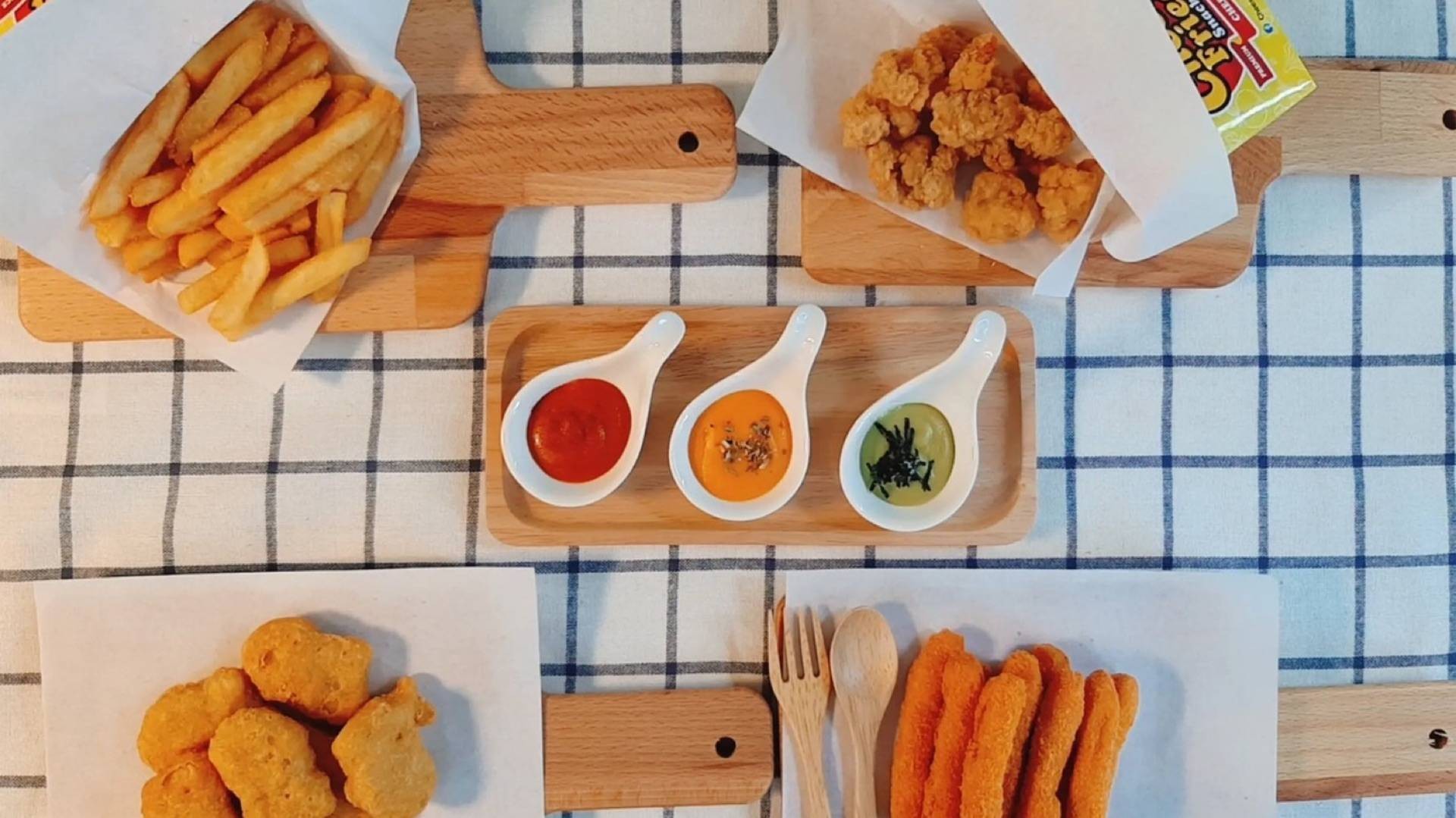 ร้าน Cheesy Fried Snacks ตลาดตั๊กแตนโรงพยาบาลหัวหิน | รีวิวร้านอาหาร