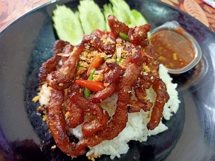 รูป หมูกรอบนายไซ ประชาชื่น