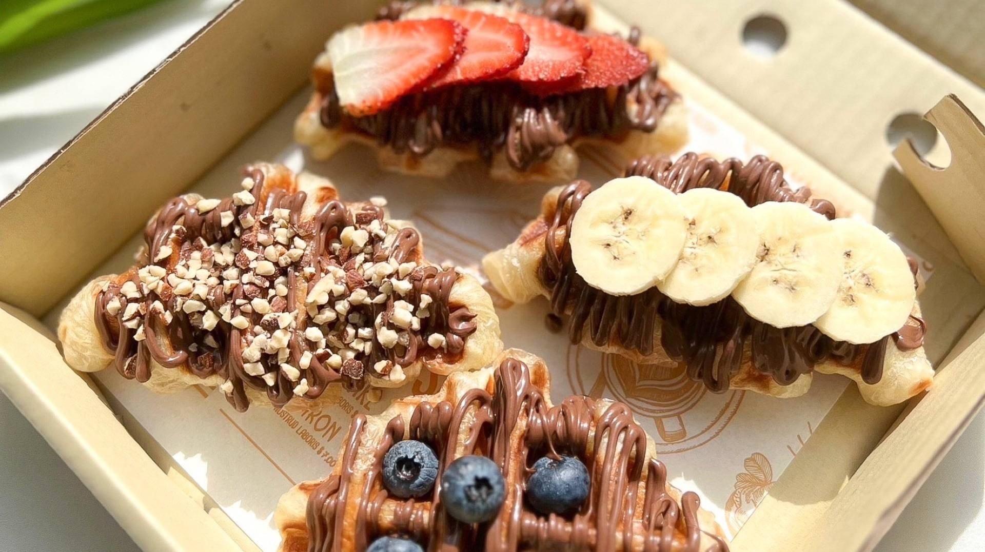 ร้าน ครอฟเฟิล By Nattha - เสนานิคม 1 | รีวิวร้านอาหาร