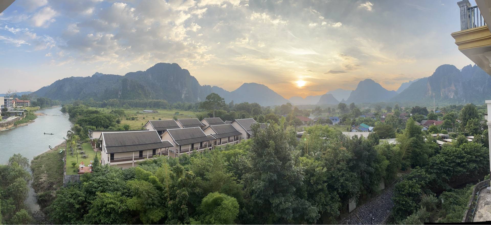 Thavisouk Hotel & Leland - รีวิวที่พัก