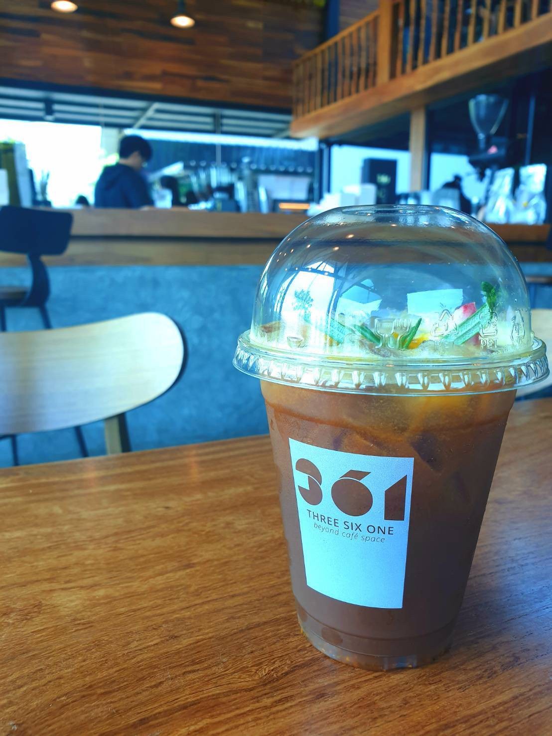 รีวิว 361 THREE SIX ONE Cafe - สถานที่กว้างขวาง แดดแรงร้อนมาก กาแฟ ...