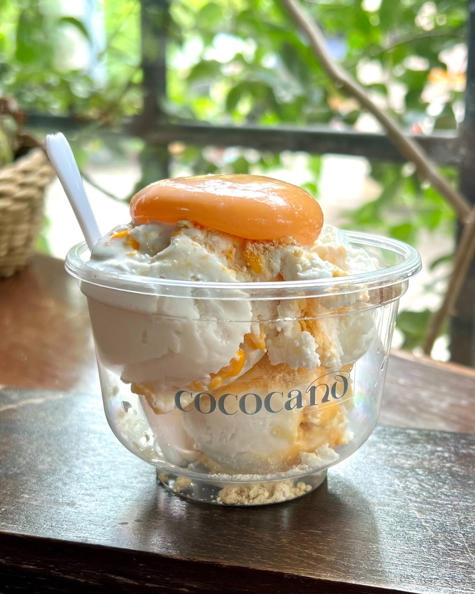 ไอติมไข่แข็งครัมเบิล ร้าน COCOCANO Cafe&Eatery โคโค่คาโน่ คาเฟ่แอนด์อีทเทอรี่ เอกชัย 30 - Wongnai